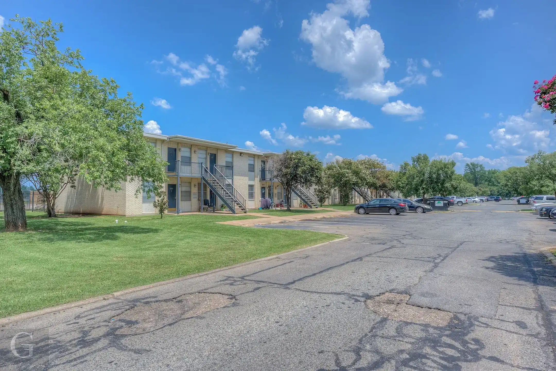 Willow Park Apartments - Bossier City, LA 71111 | ApartmentGuide.com