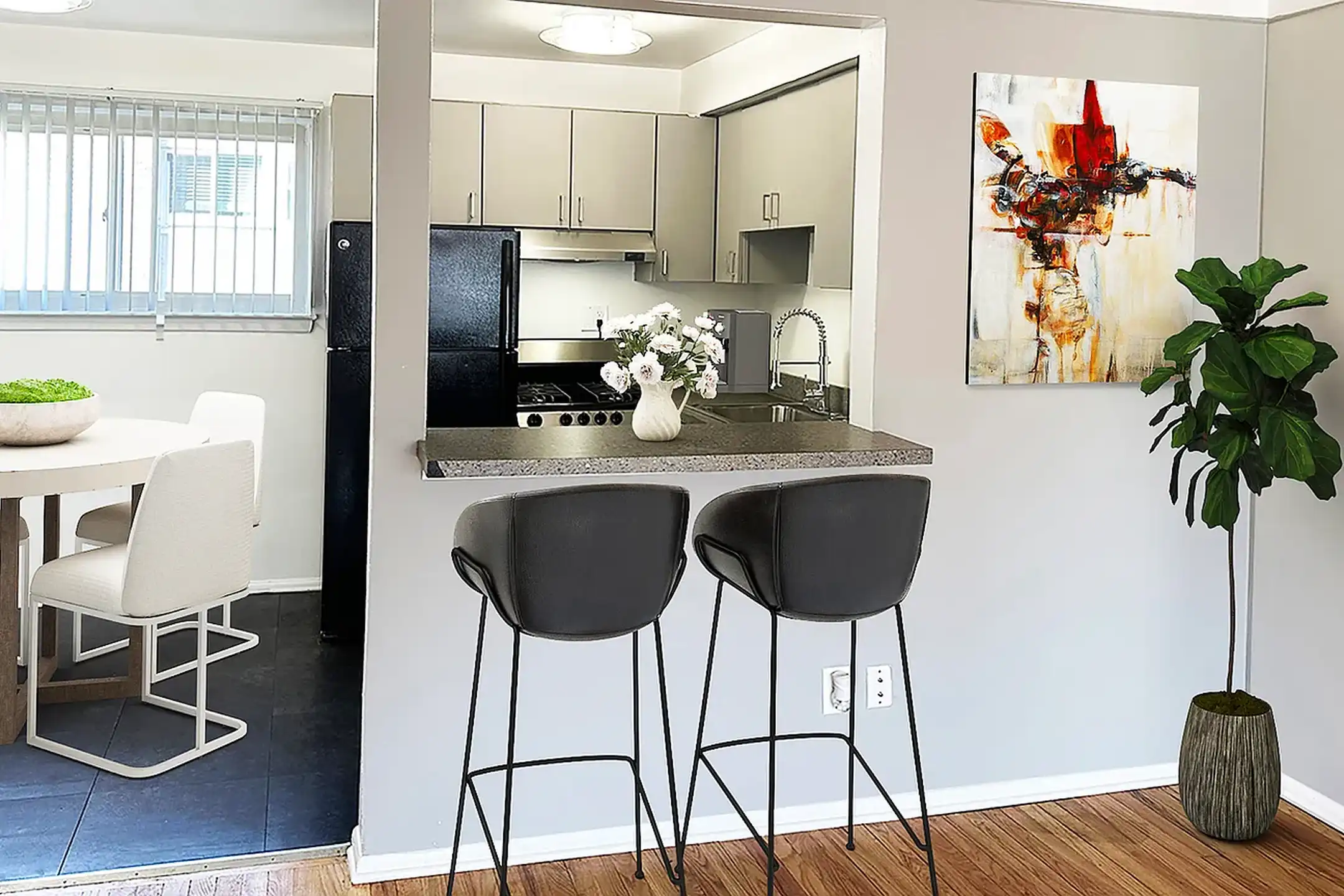 Metropolitan 13 Flats - Royal Oak, MI 48073 | ApartmentGuide.com