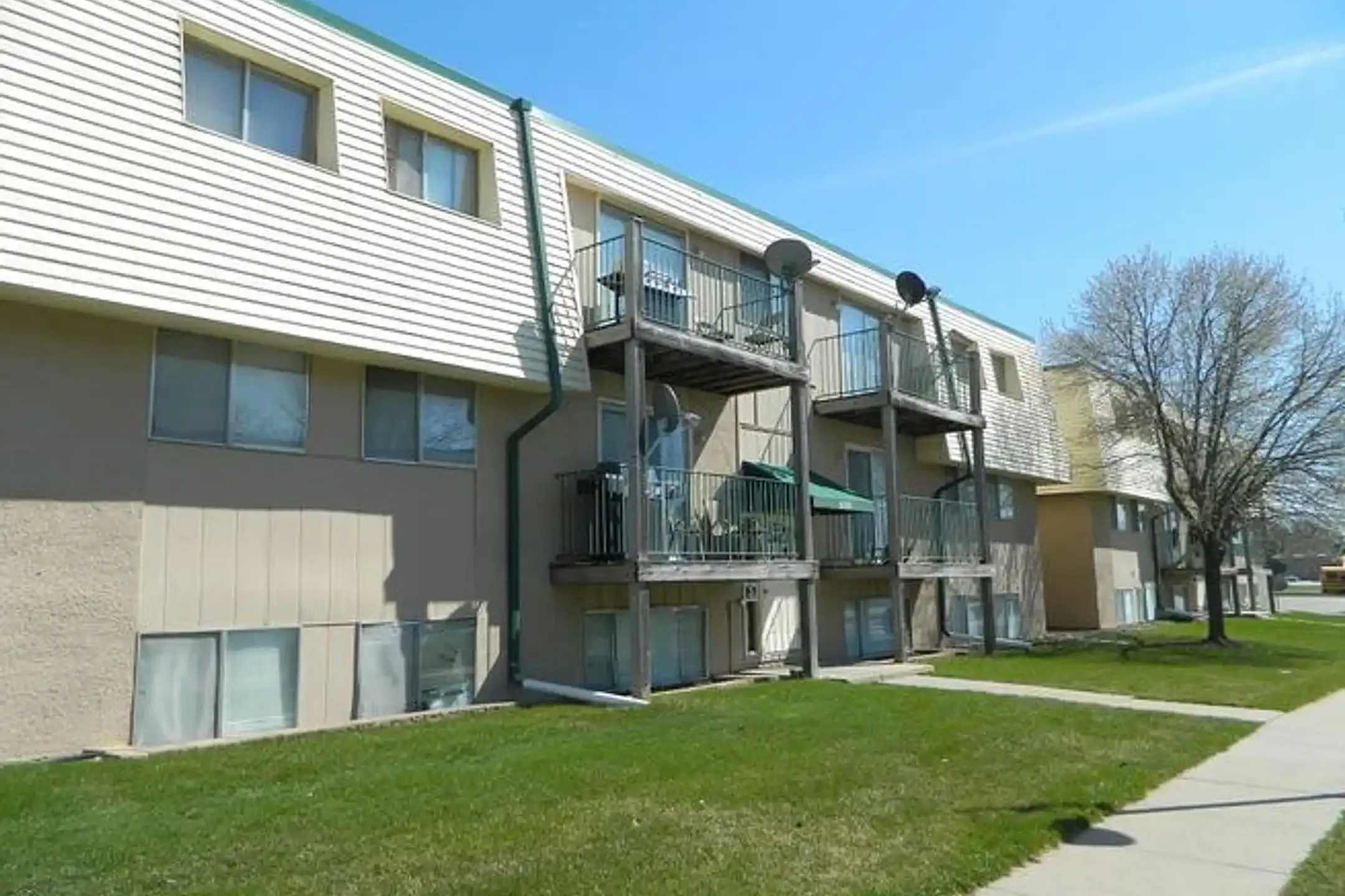 Residences at Sorensen Square - Omaha, NE 68152 | ApartmentGuide.com
