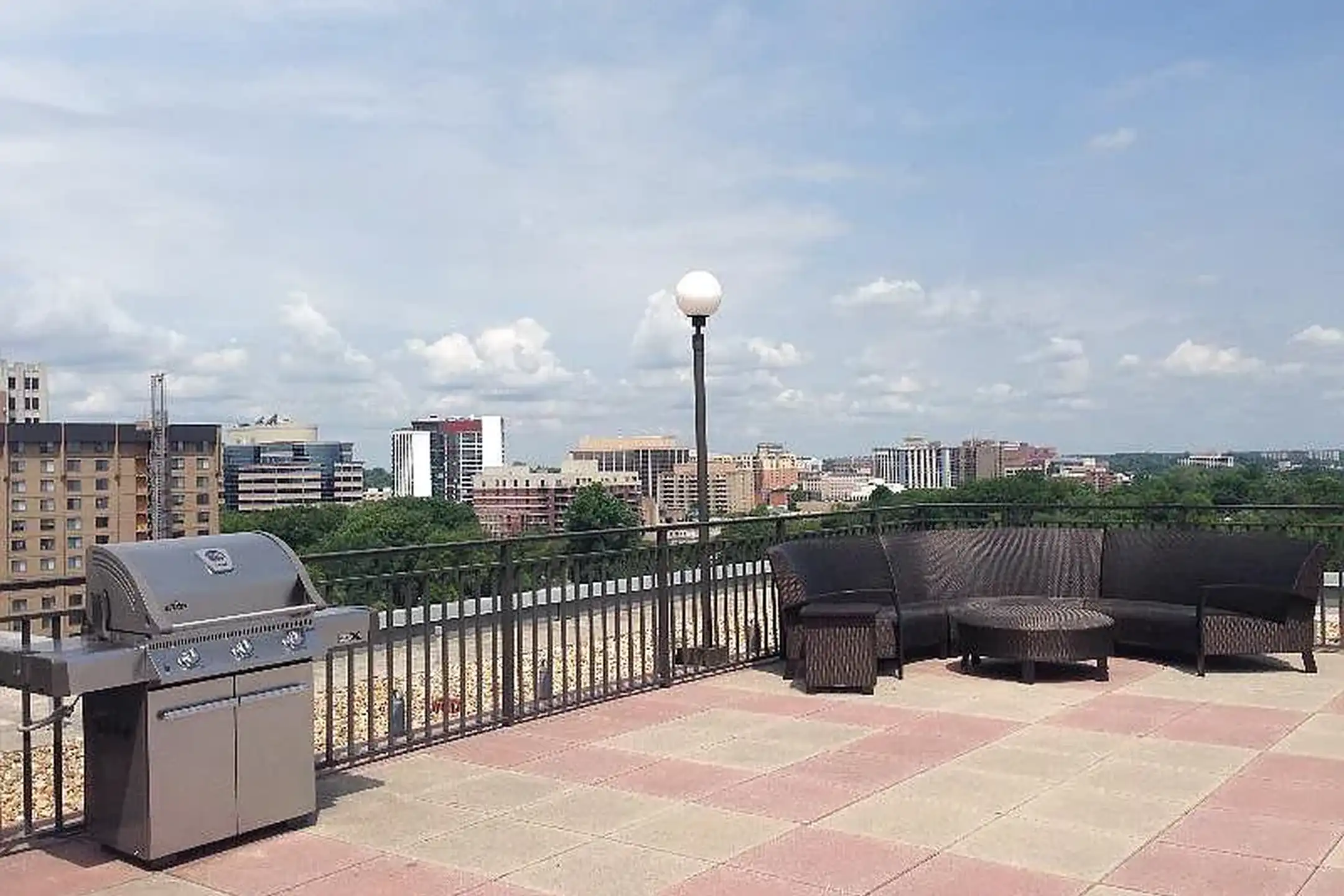 Topaz House - Bethesda, MD 20814 | ApartmentGuide.com