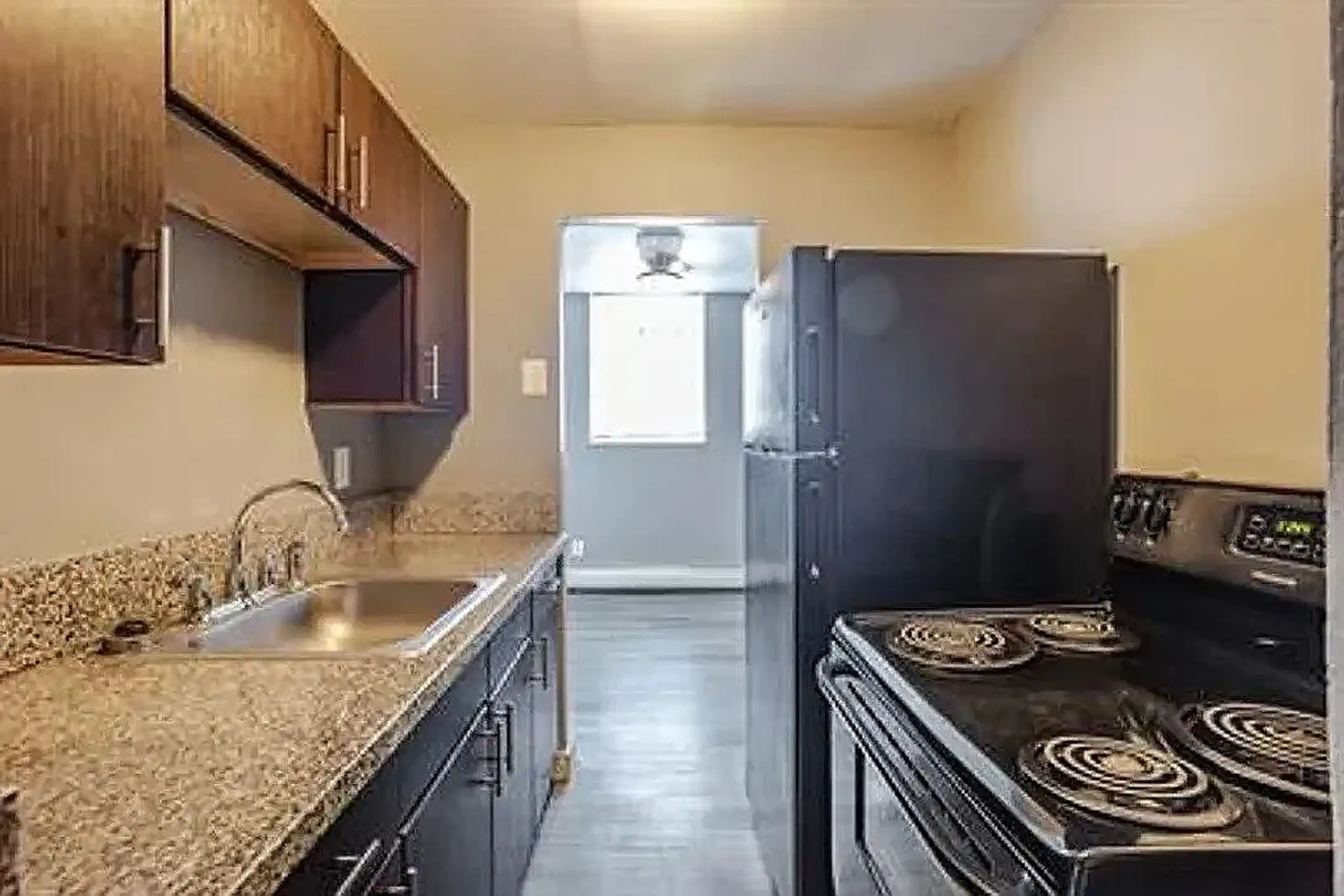 Hilltop @ Northside - Cincinnati, OH 45223 | ApartmentGuide.com