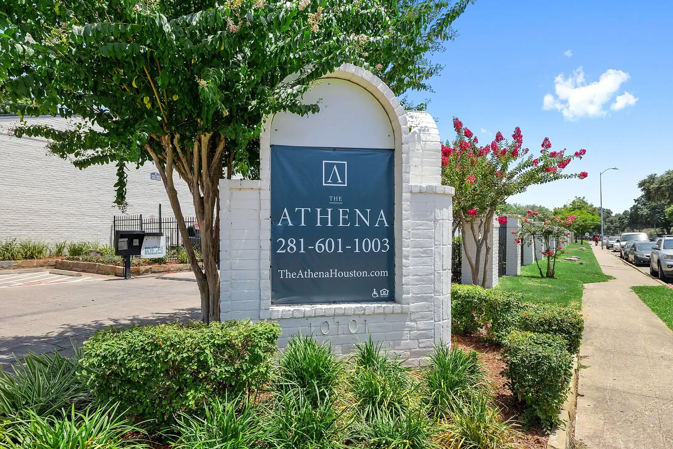 The Athena - Houston, TX 77036 | ApartmentGuide.com