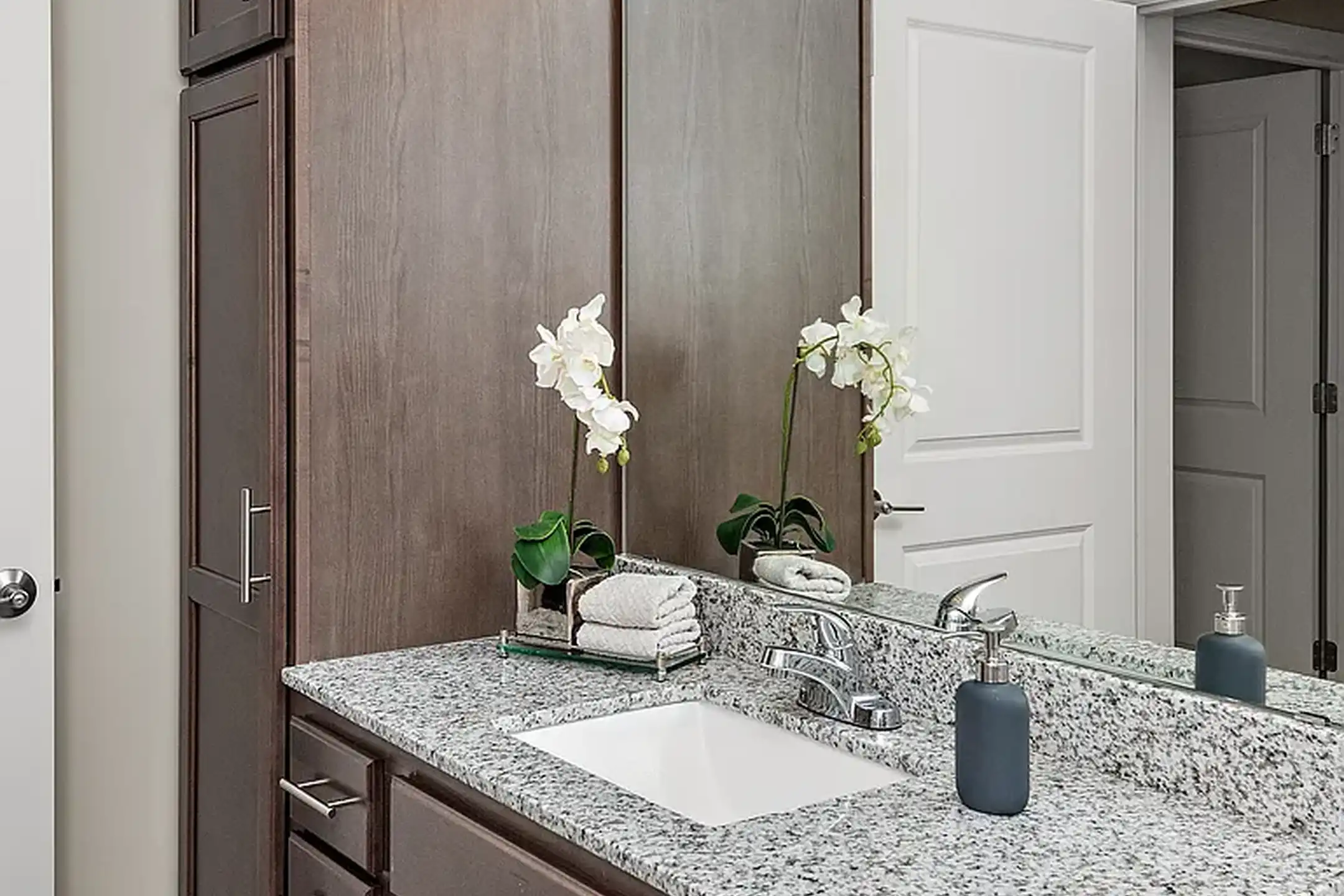 Decatur Landing - Brooklyn Park, MN 55445 | ApartmentGuide.com