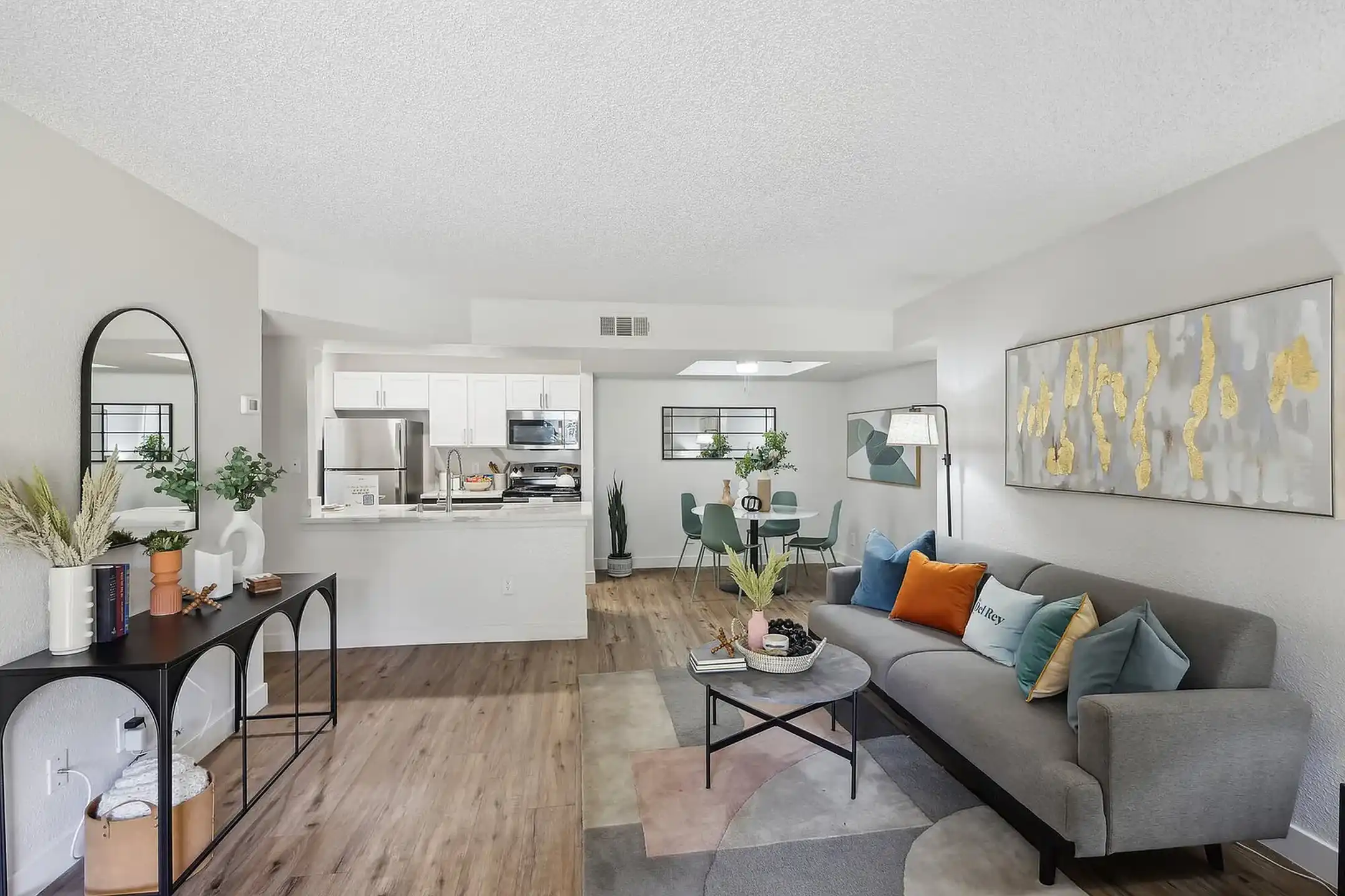 The Del Rey - Las Vegas, NV 89146 | ApartmentGuide.com