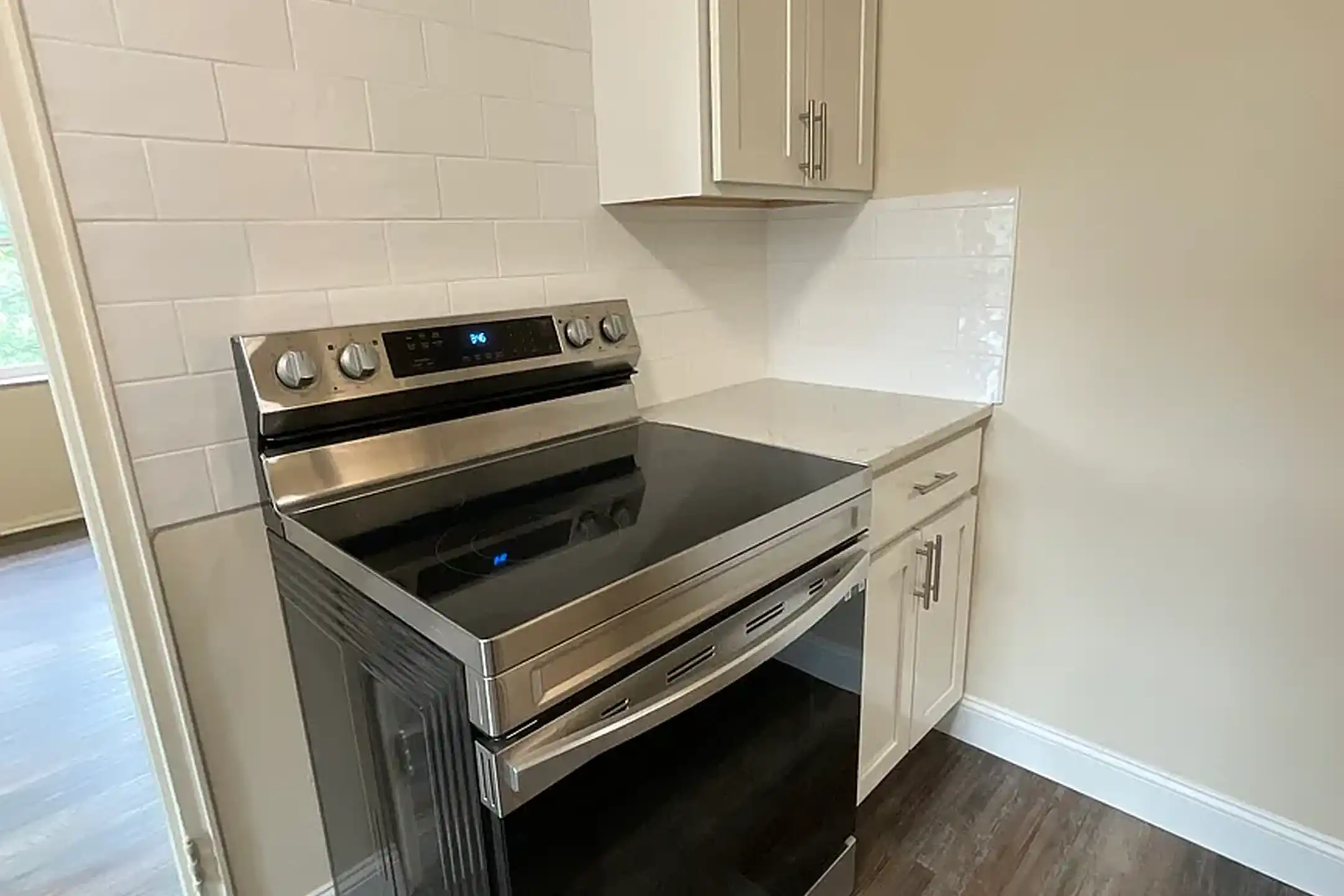 Country Club Apartments - Shaker Heights, OH 44122 | ApartmentGuide.com