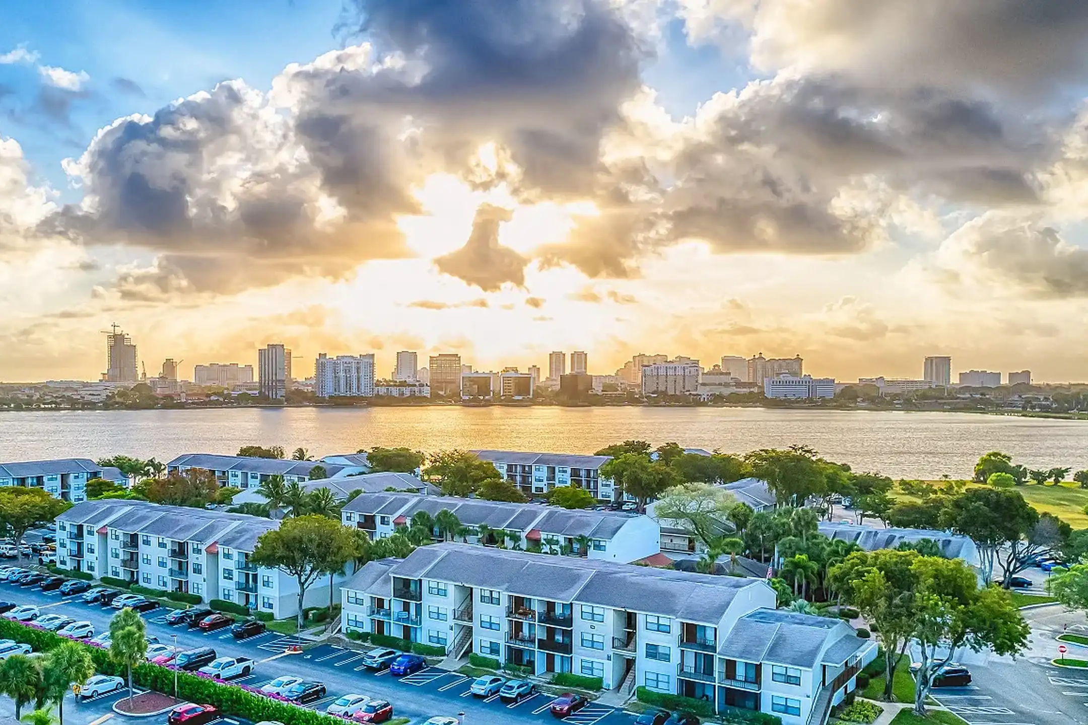 Bella Lago Vista - West Palm Beach, FL 33401 | ApartmentGuide.com