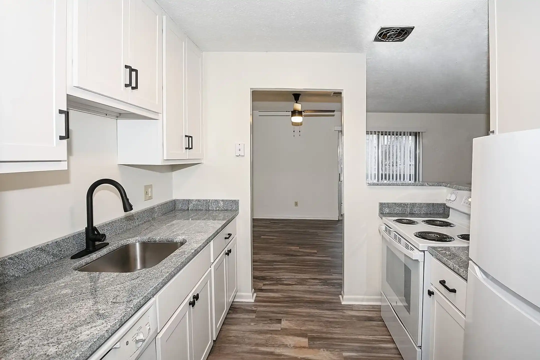 The Ridgeview Apartment - Cincinnati, OH 45230 | ApartmentGuide.com