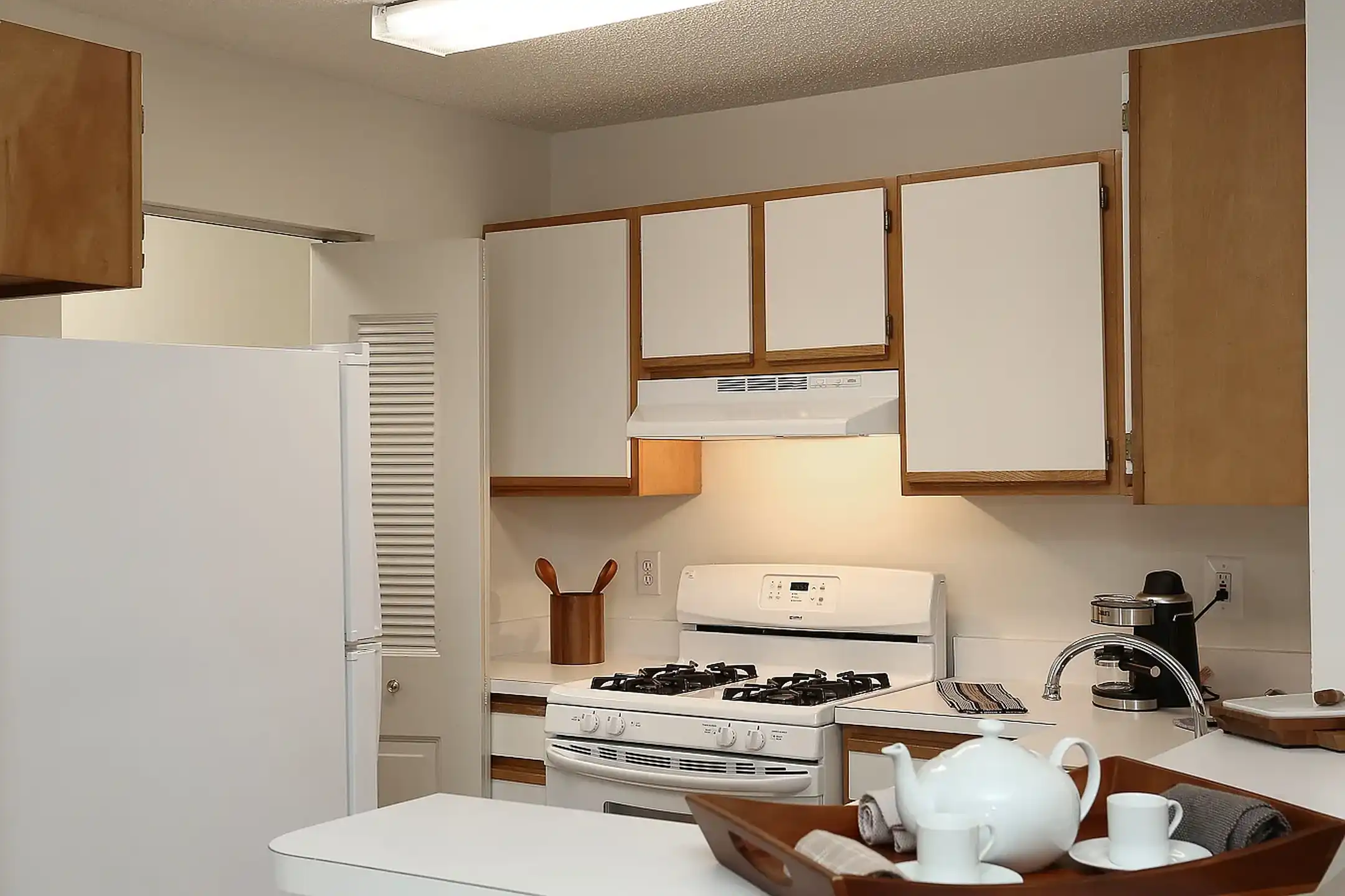 The Pavilions - Manchester, CT 06042 | ApartmentGuide.com