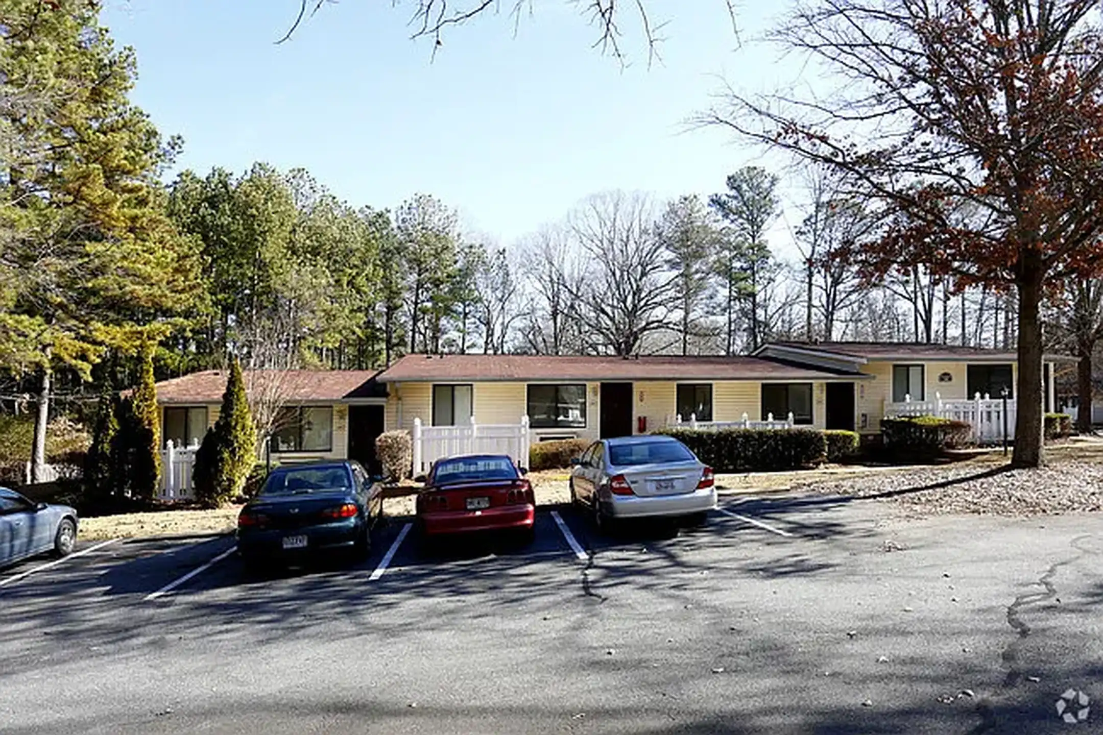 Longleaf Apartment Homes - Lawrenceville, GA 30046 | ApartmentGuide.com