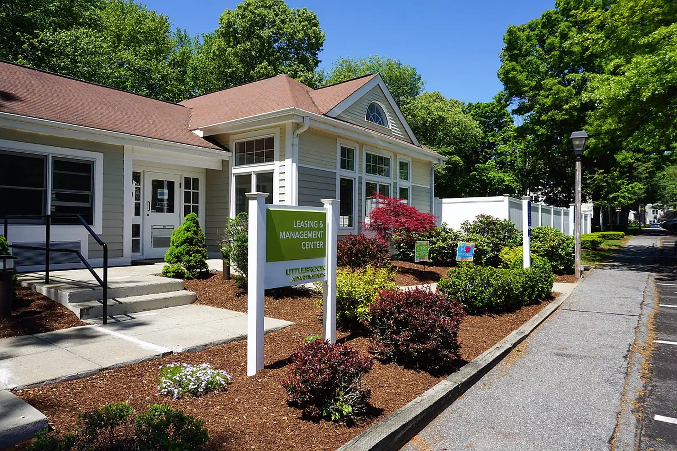 Littlebrook Apartments - Hudson, MA 01749 | ApartmentGuide.com