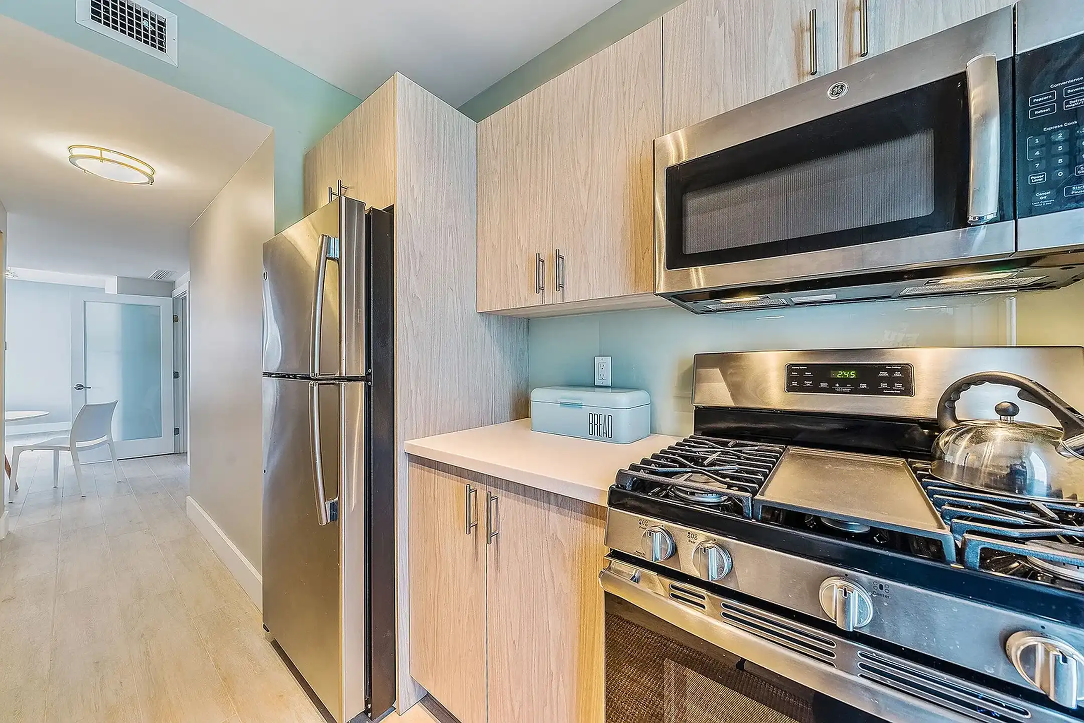 Helios Apartments Miami Beach - Miami Beach, FL 33139 | ApartmentGuide.com