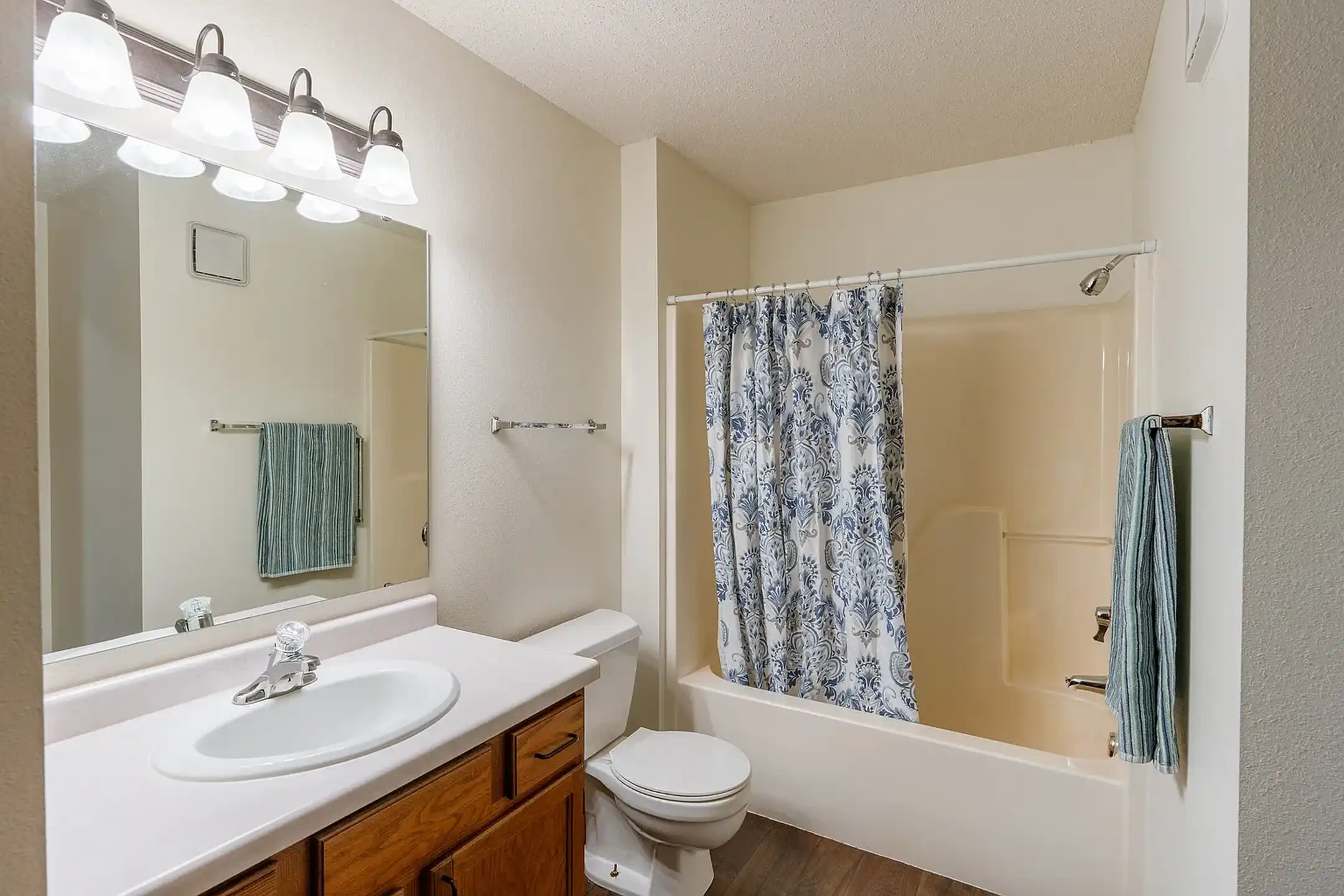 Willow Park - Fargo, ND 58103 | ApartmentGuide.com
