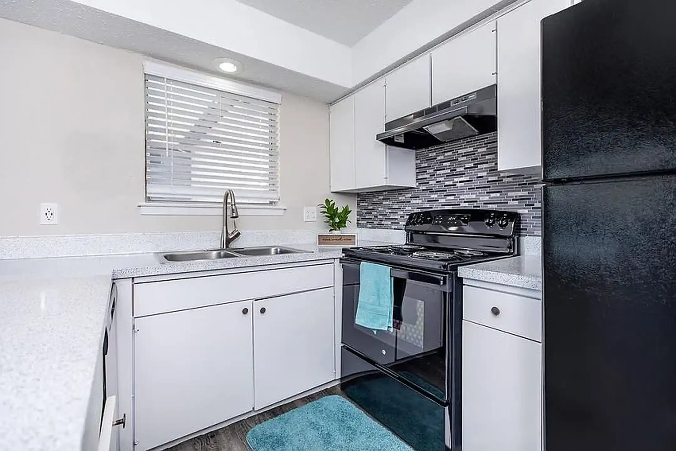 Tree Top Apartments - Grand Prairie, TX 75051 | ApartmentGuide.com