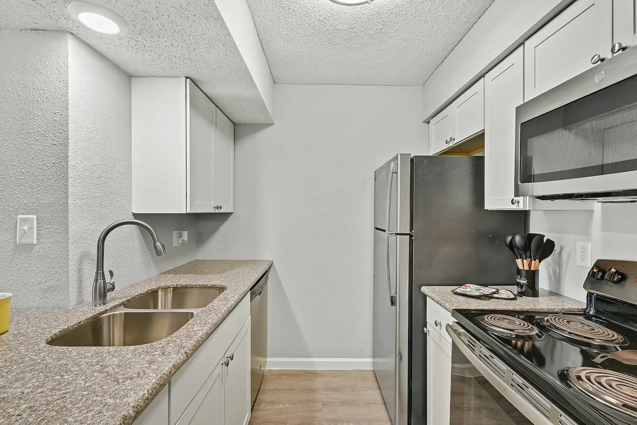 Timber Ridge - Houston, TX 77013 | ApartmentGuide.com