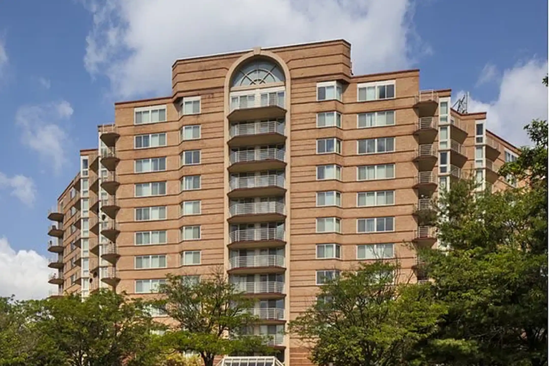 Lake Arbor Towers - Mitchellville, MD 20721 | ApartmentGuide.com
