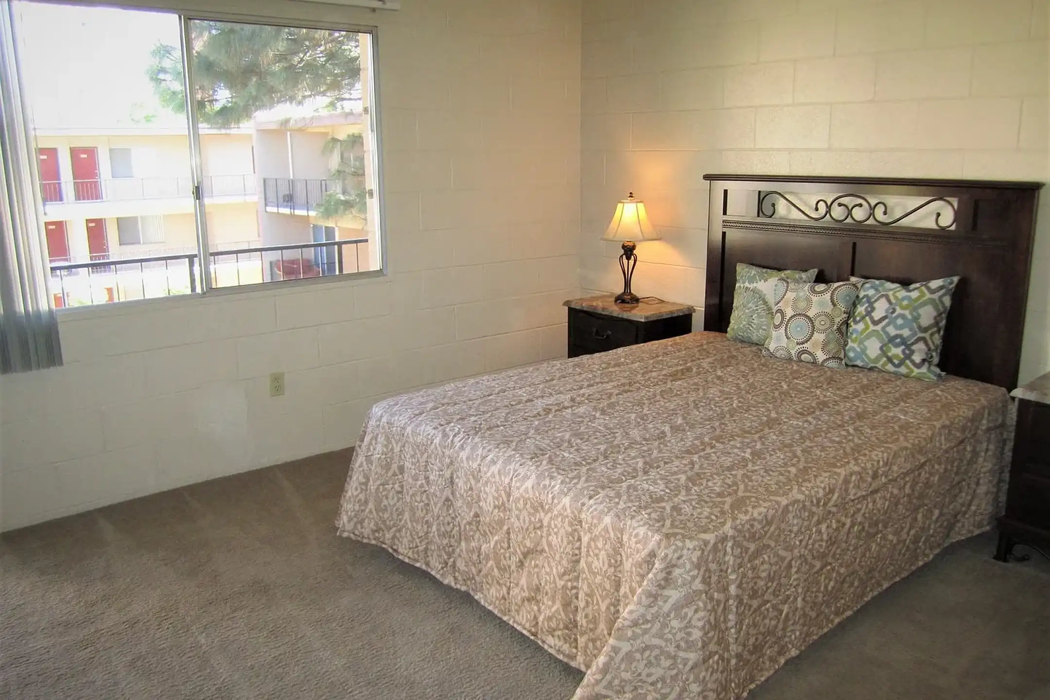 The Villas @ Uptown - Albuquerque, NM 87110 | ApartmentGuide.com