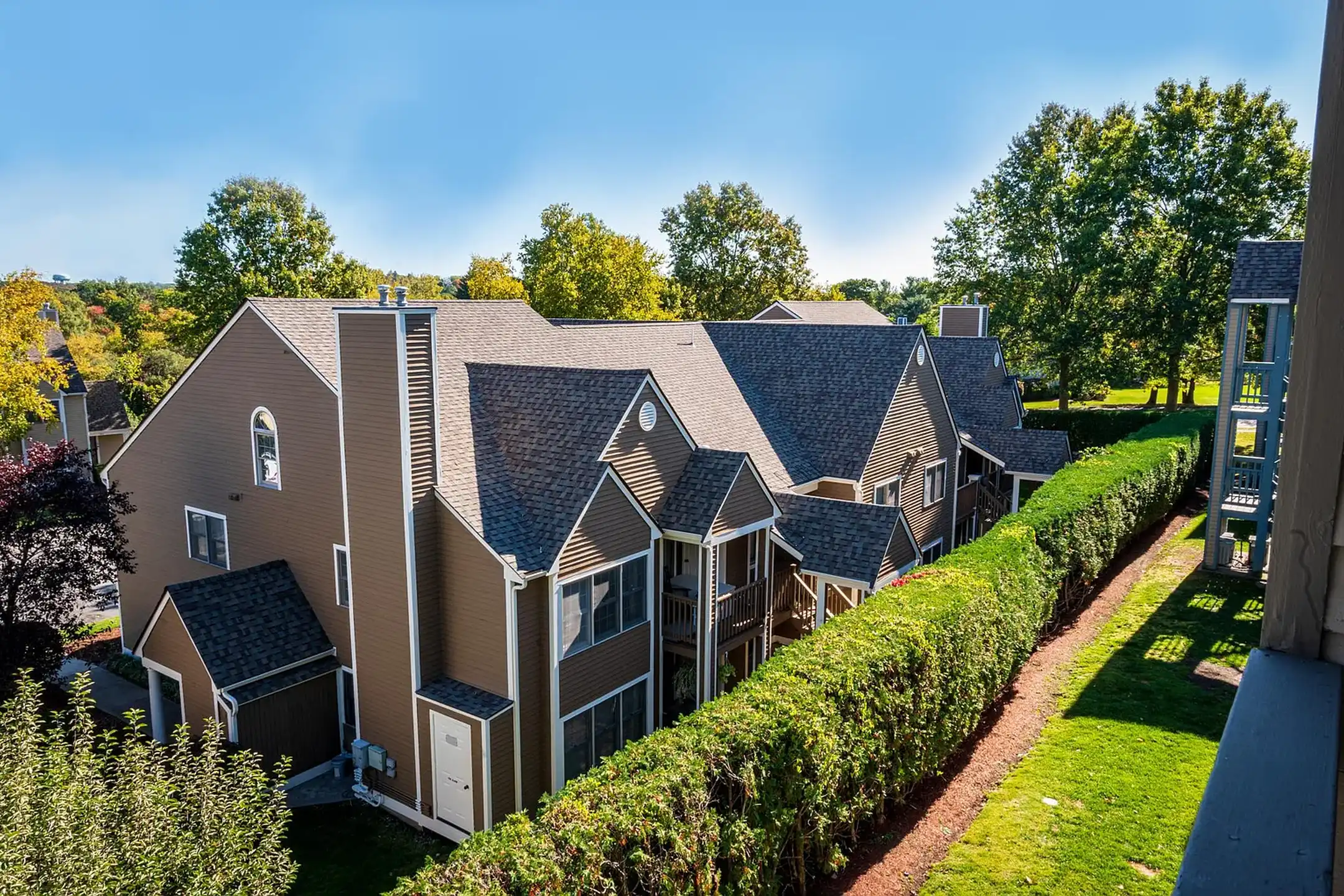 Briar Glen Village - Waltham, MA 02451 | ApartmentGuide.com