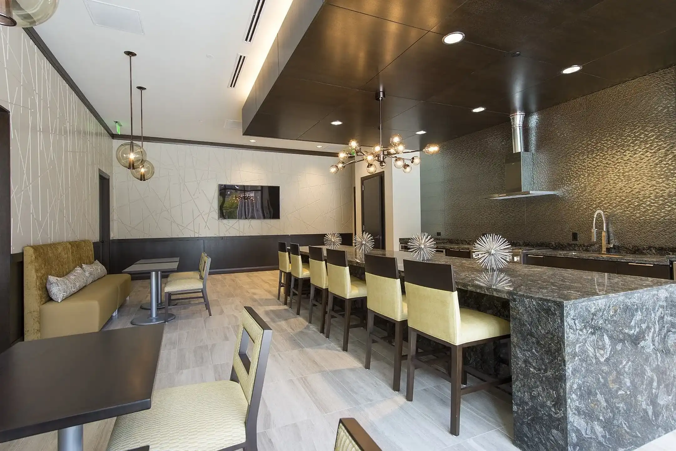 Market Square Tower - Houston, TX 77002 | ApartmentGuide.com