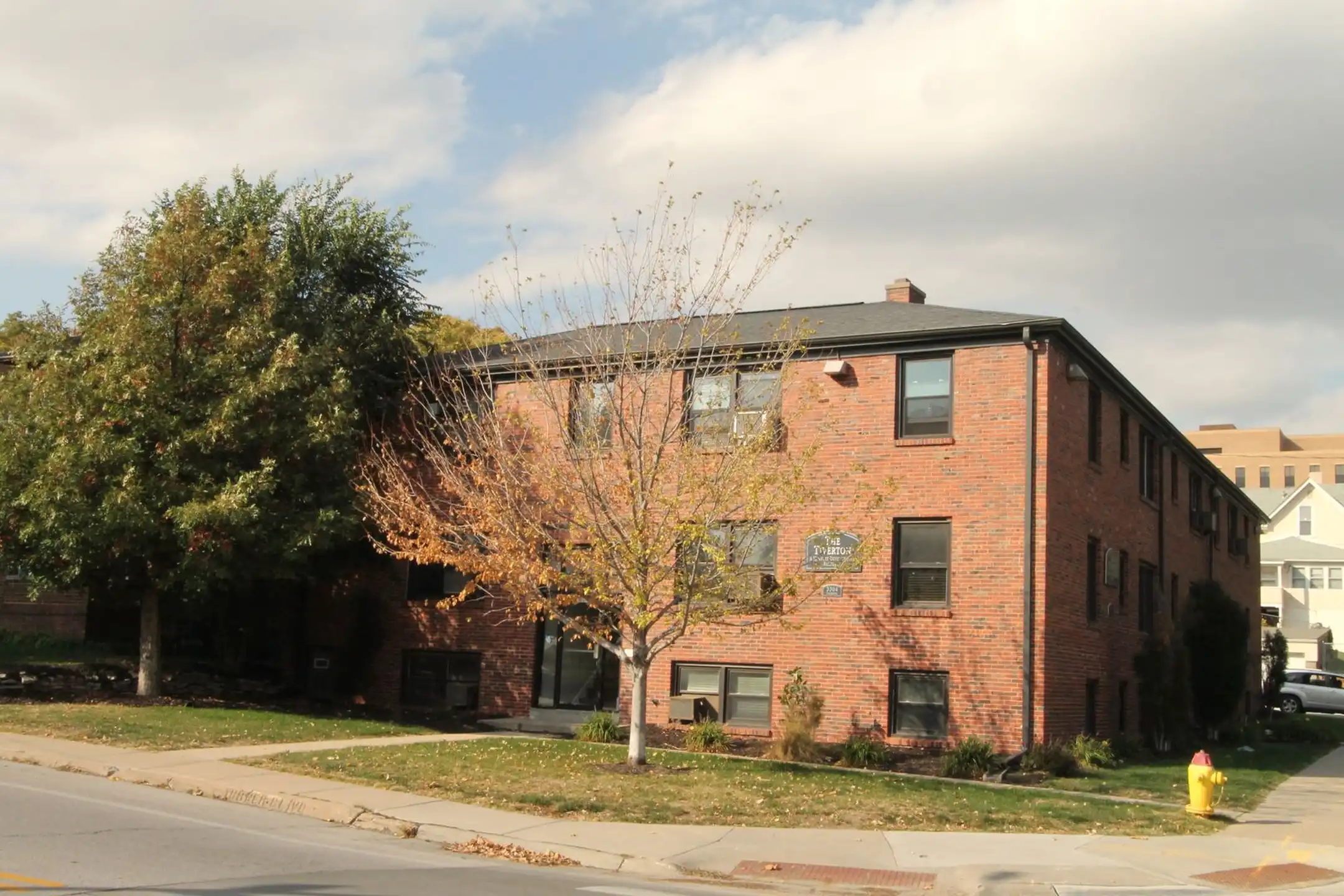 3304 Jackson St unit 4 - Omaha, NE 68105 | ApartmentGuide.com