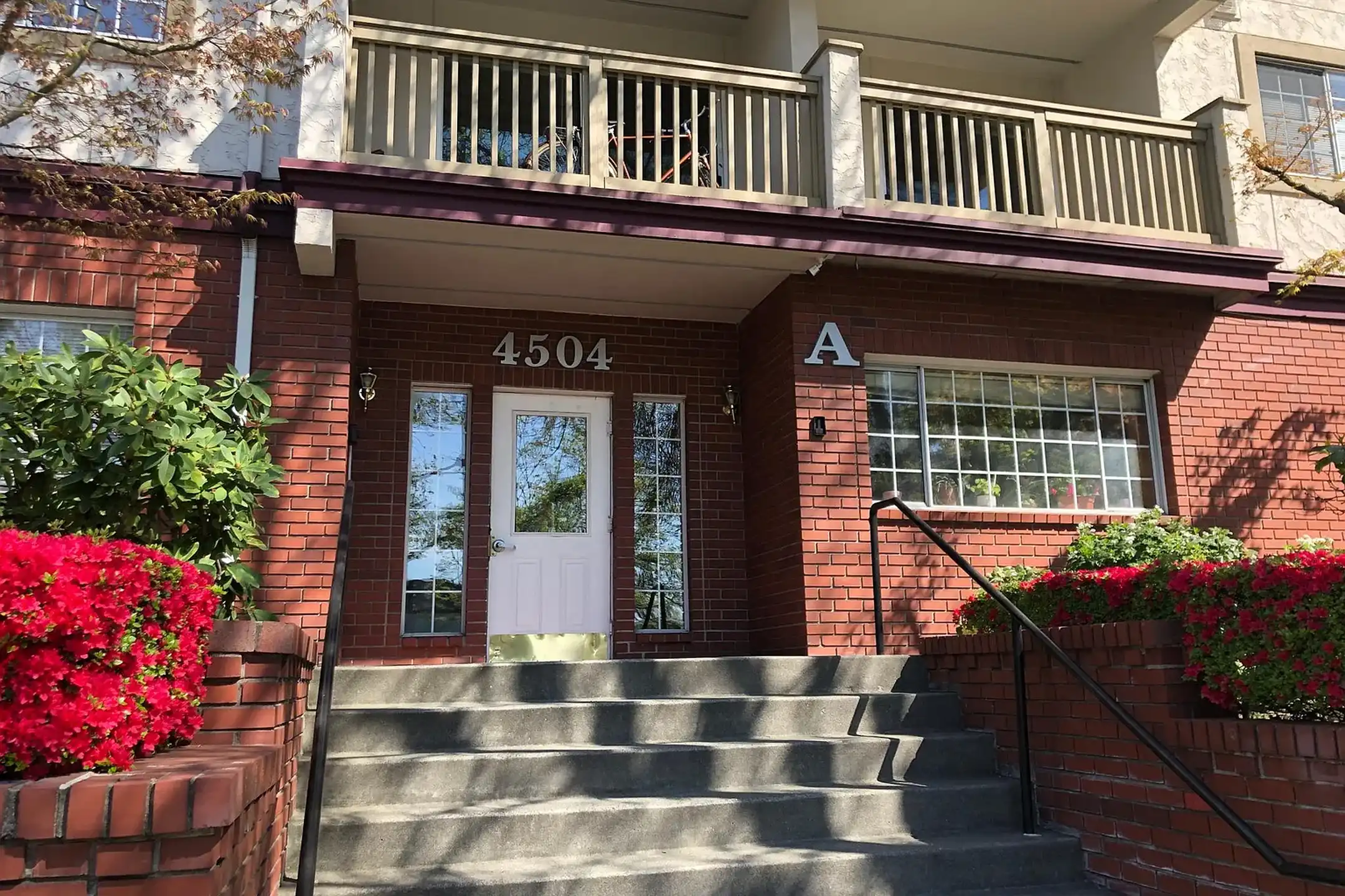Washington Square Apartments - Seattle, WA 98105 | ApartmentGuide.com