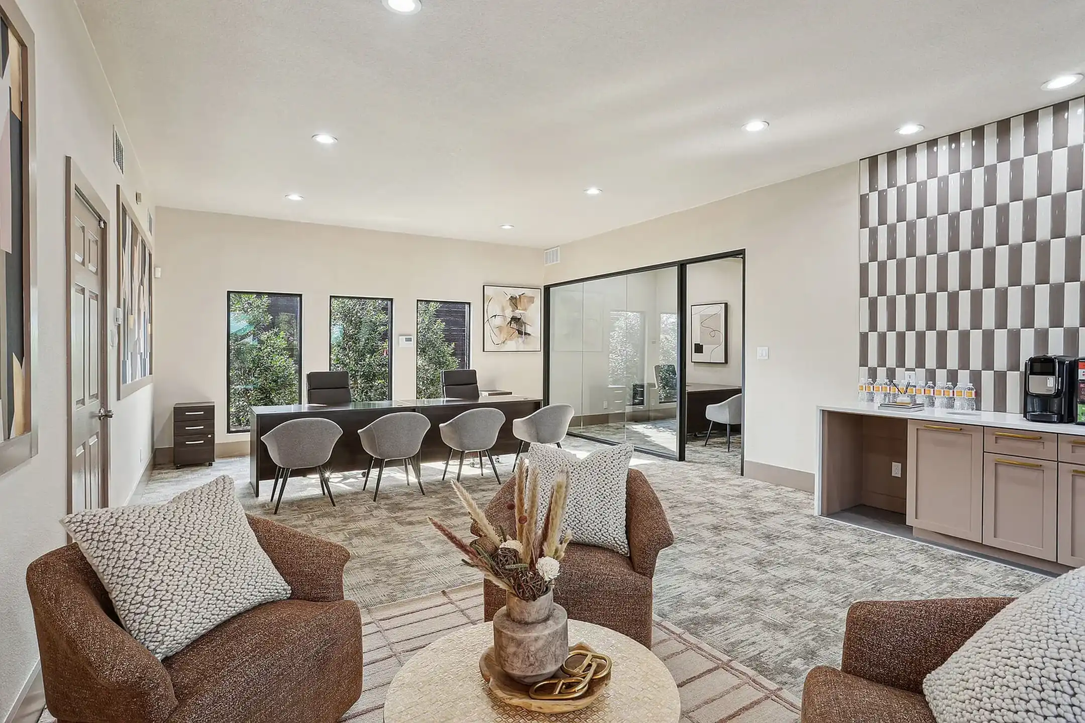 Avondale Parc @ Bellmar - Dallas, TX 75230 | ApartmentGuide.com
