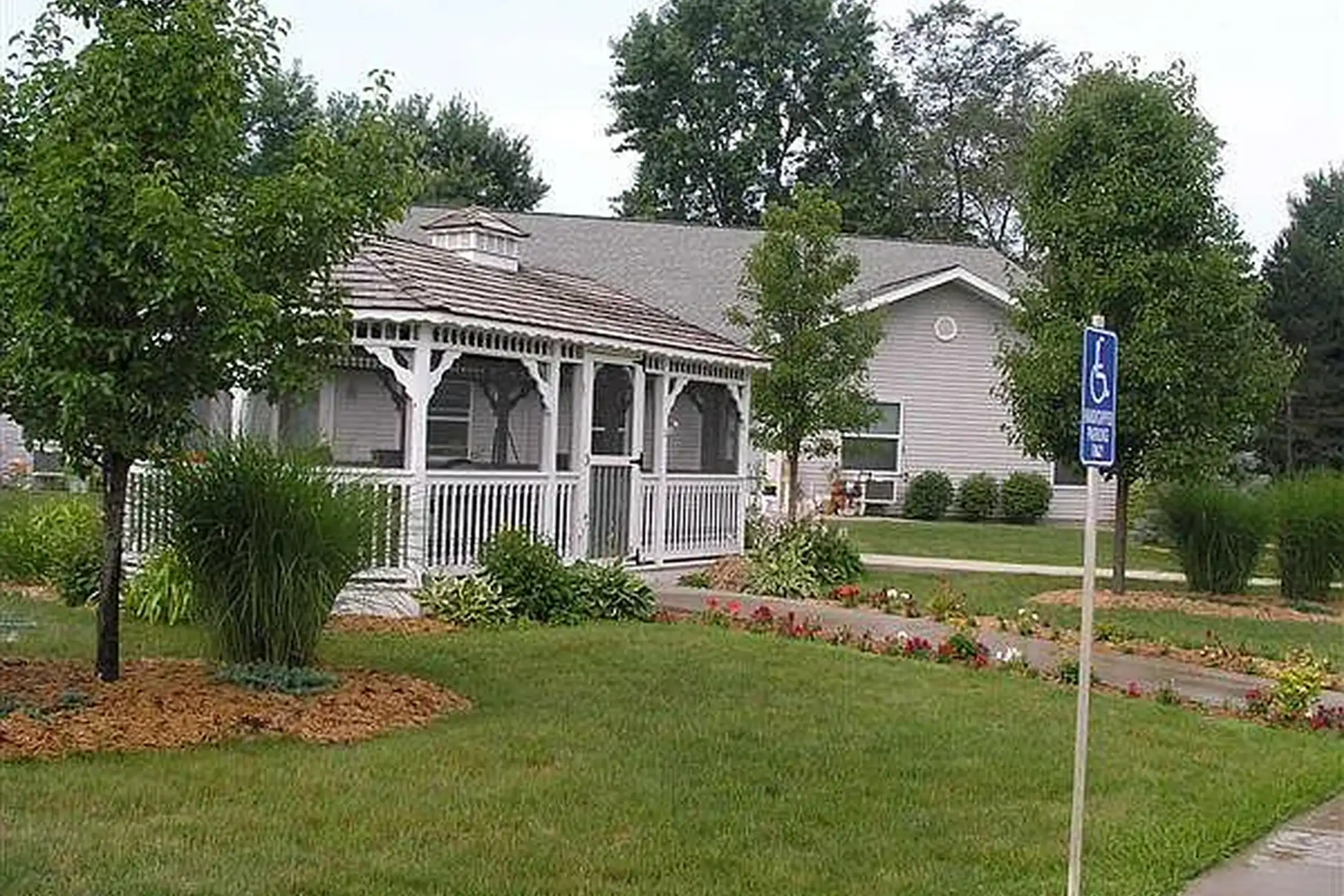 Misty Cove - Dimondale, MI 48821 | ApartmentGuide.com