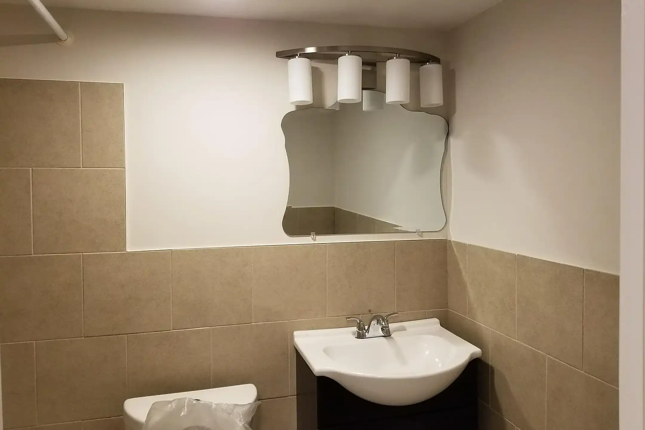 Somerton Court - Philadelphia, PA 19116 | ApartmentGuide.com