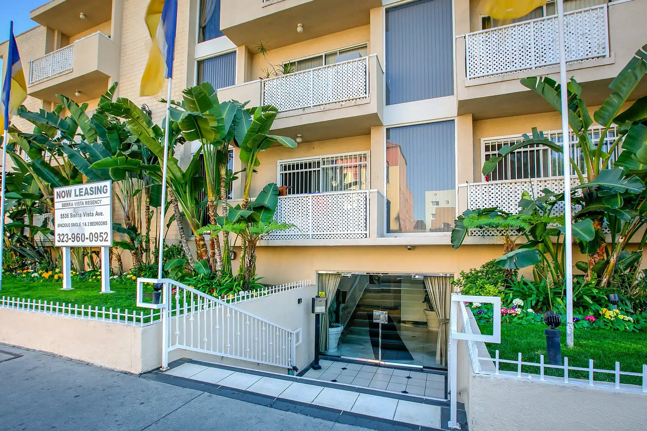 Sierra Vista Regency - Los Angeles, CA 90038 | ApartmentGuide.com
