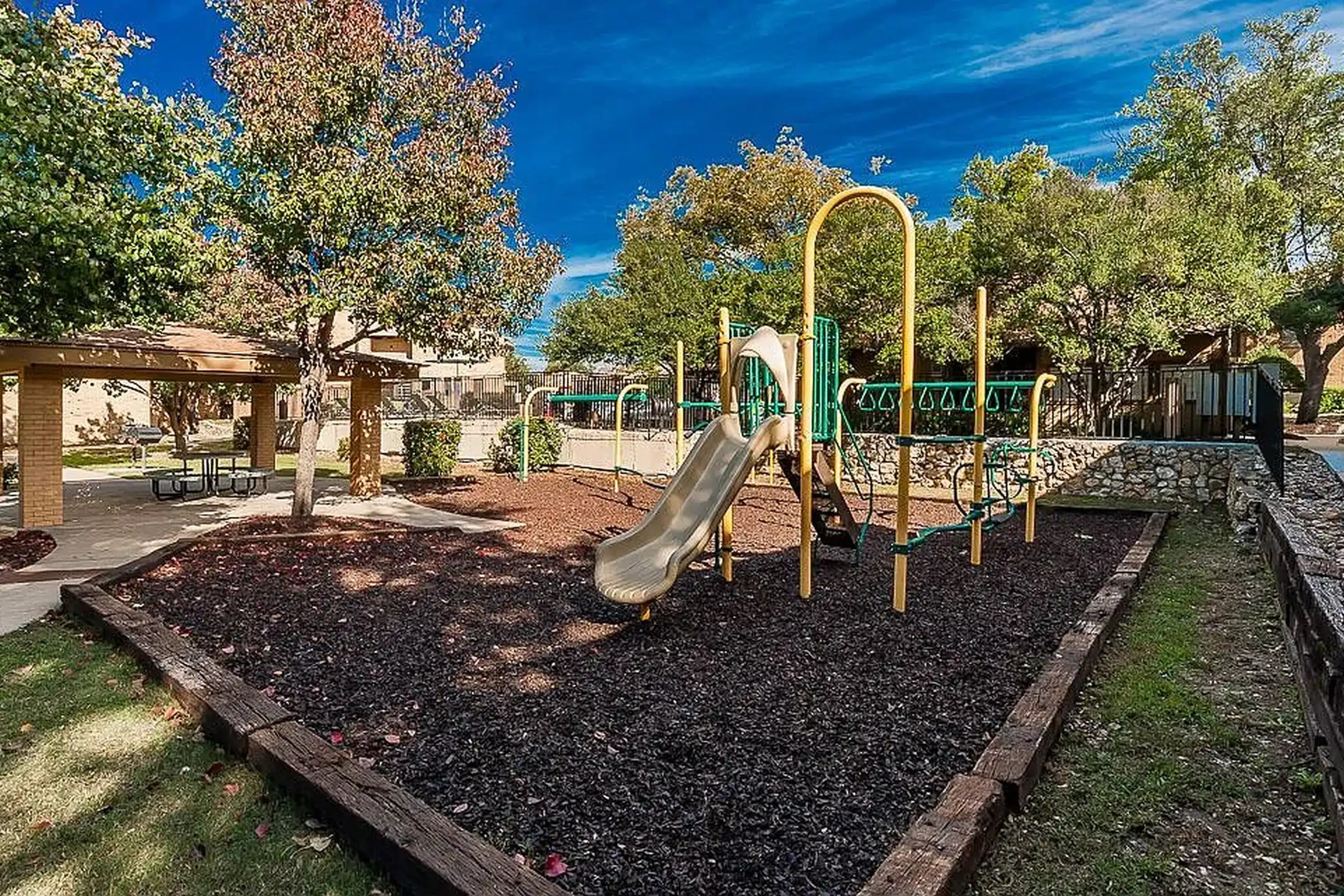 Aden Crest Ft. Worth - Fort Worth, TX 76116 | ApartmentGuide.com