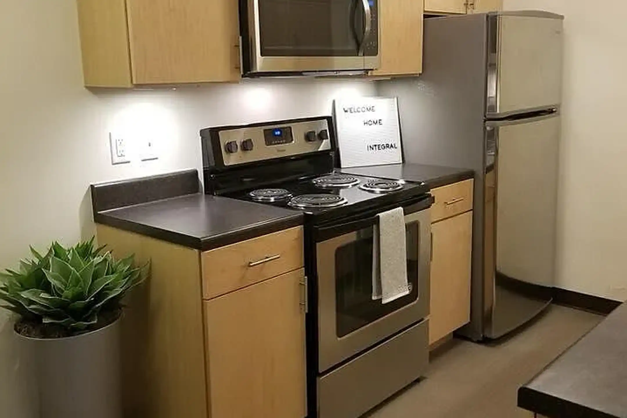 Shorewood East - Shorewood, WI 53211 | ApartmentGuide.com