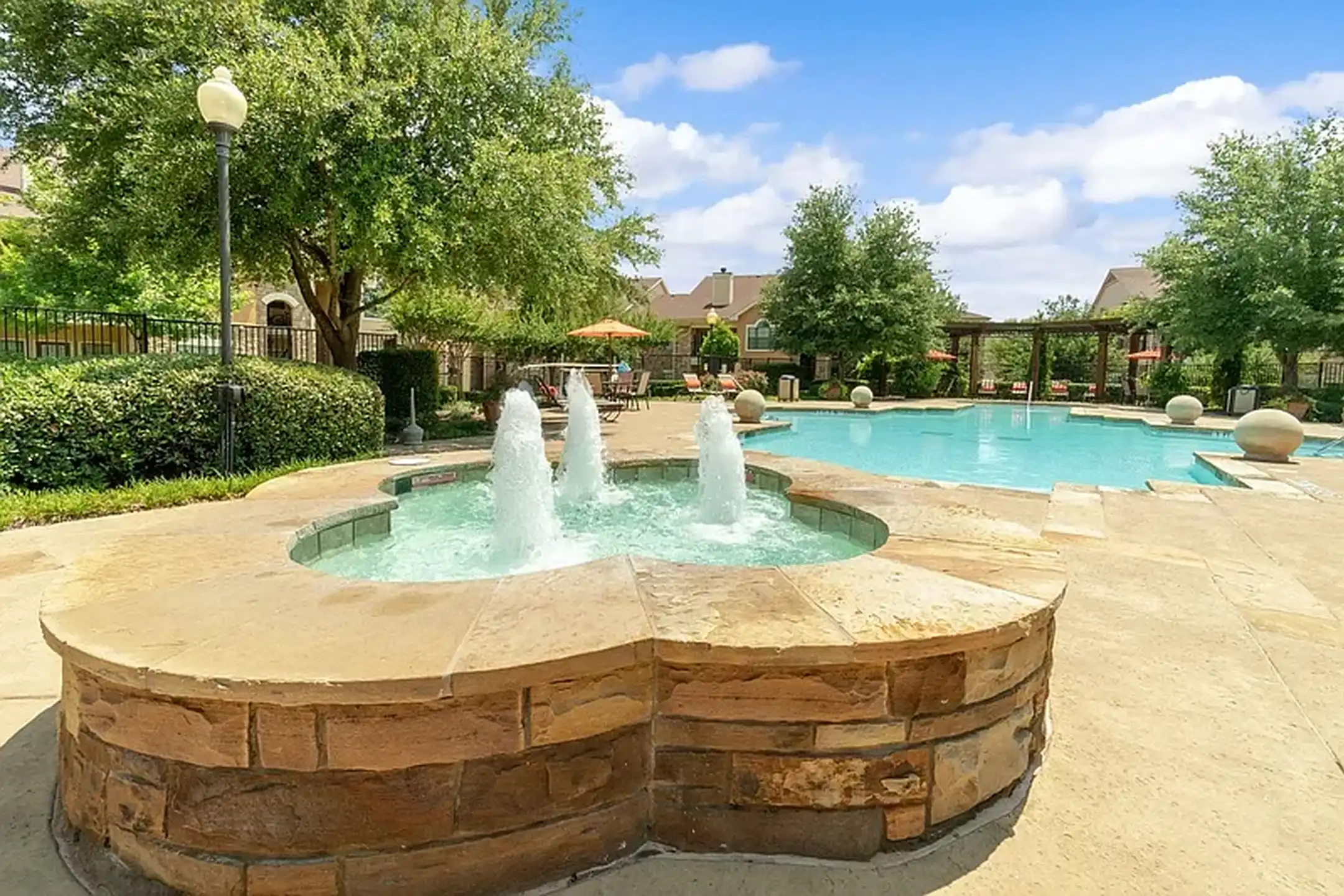 Mansions of Mansfield - Mansfield, TX 76063 | ApartmentGuide.com