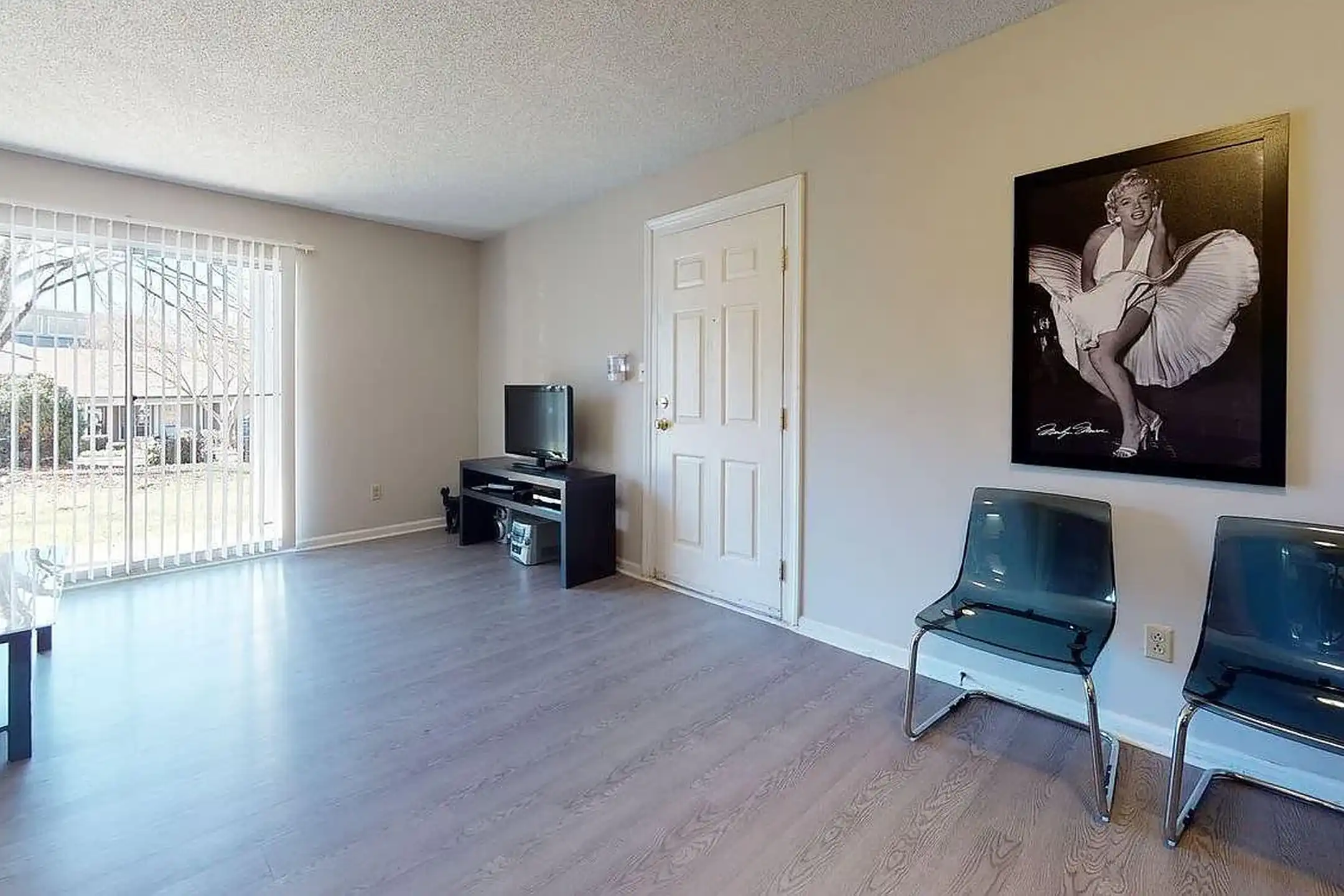 Vista Commons - Charlotte, NC 28205 | ApartmentGuide.com