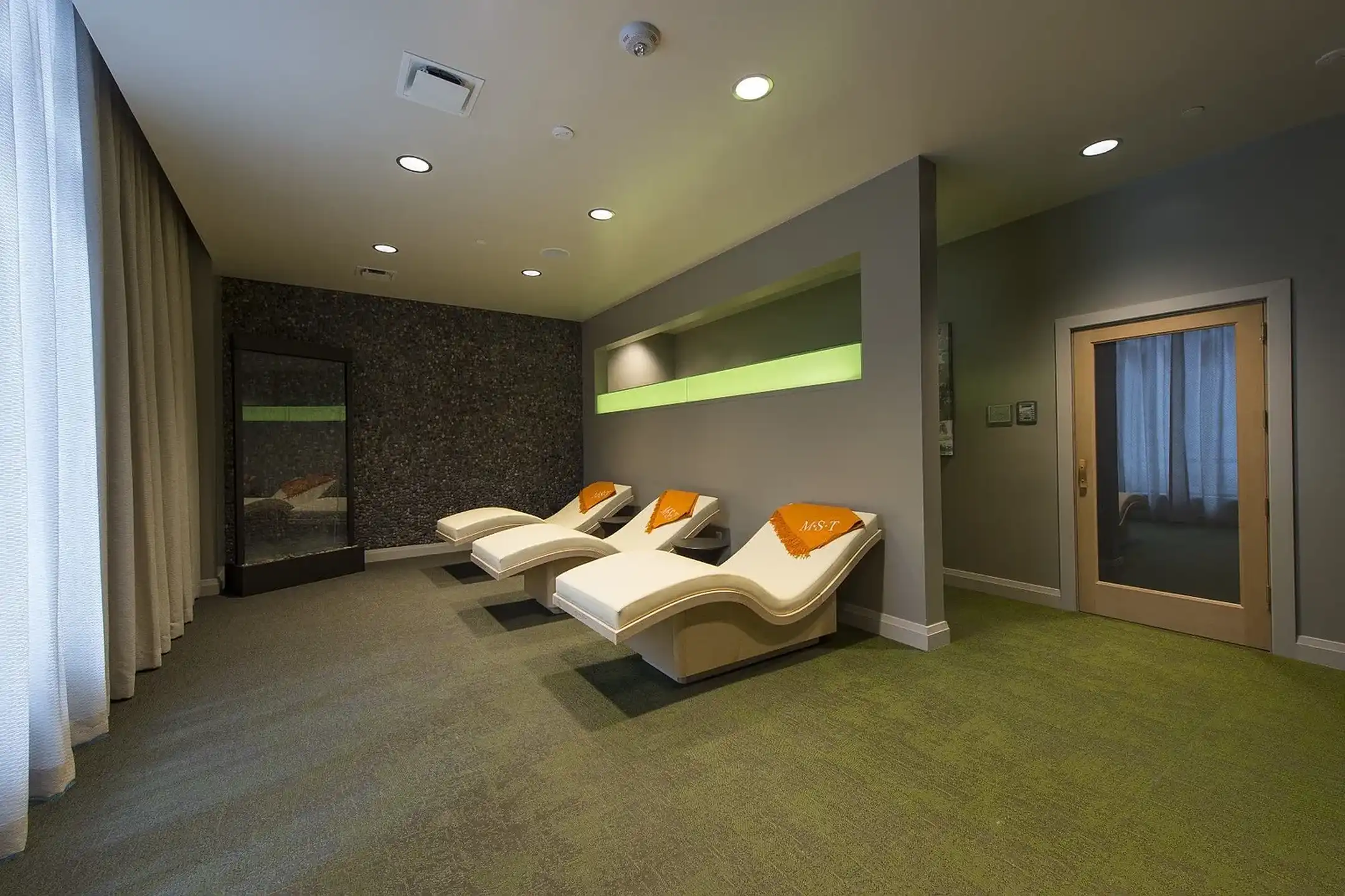 Market Square Tower - Houston, TX 77002 | ApartmentGuide.com