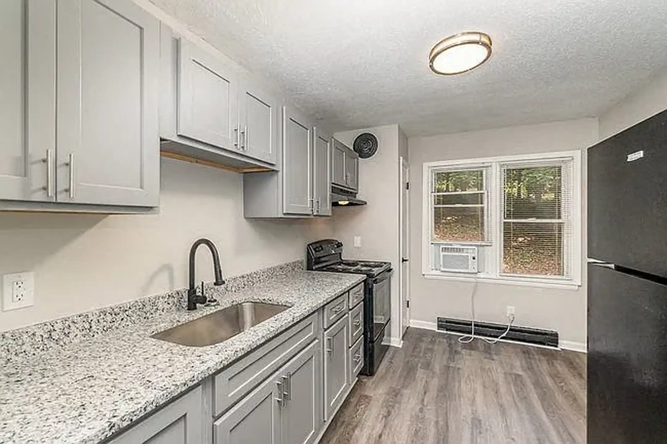 Nu Wesley East - Charlotte, NC 28208 | ApartmentGuide.com