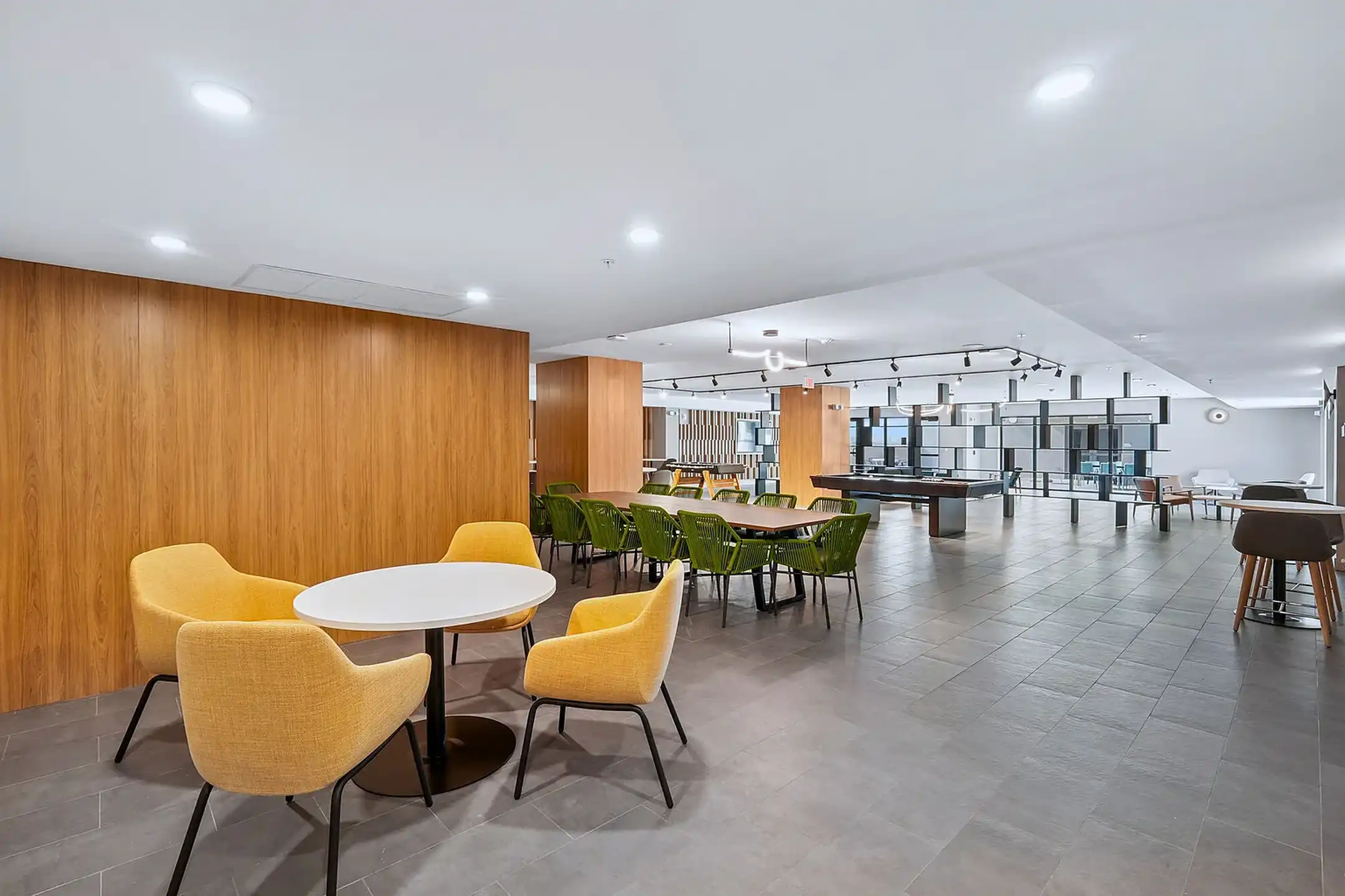 Metro Parc - Hialeah, FL 33013 | ApartmentGuide.com