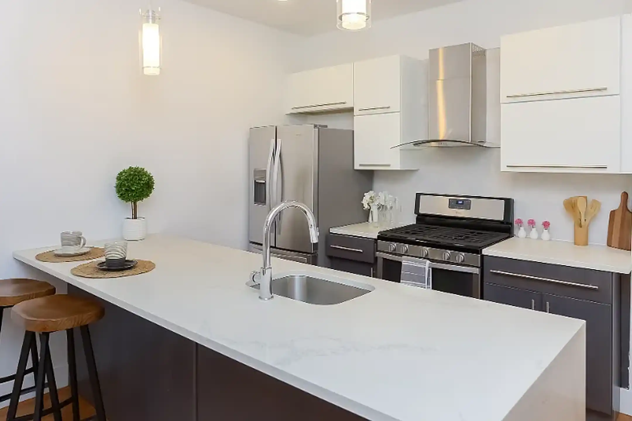 Liberty Square - Philadelphia, PA 19122 | ApartmentGuide.com
