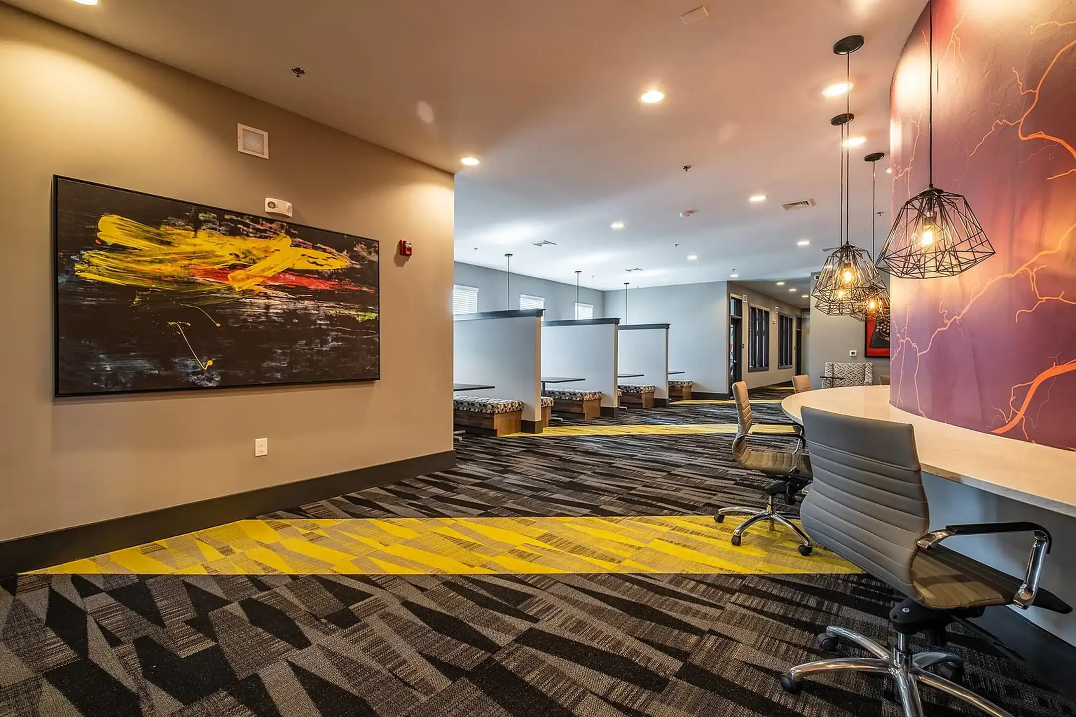 Foxridge Apartment Homes - Blacksburg, VA 24060 | ApartmentGuide.com