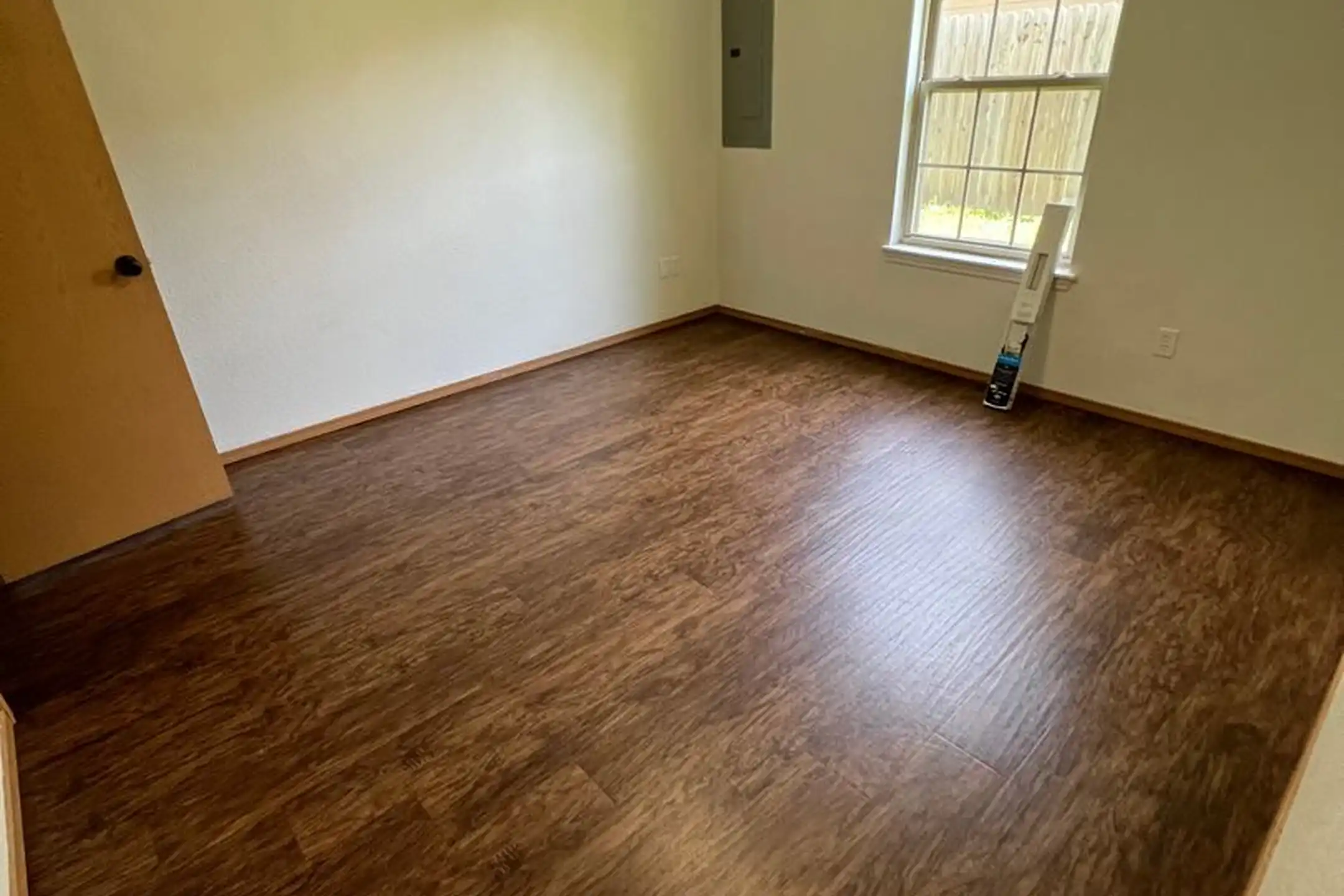 1409 Poplar St unit A - Van Buren, AR 72956 | ApartmentGuide.com