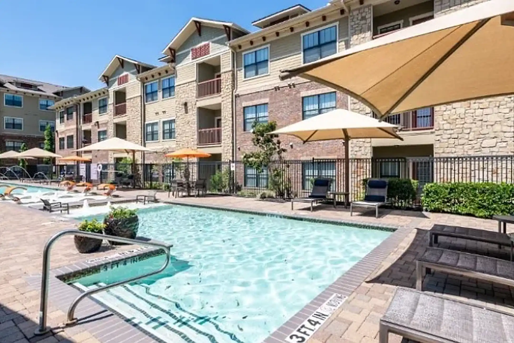 The Colby at Castle Hills - Carrollton, TX 75010 | ApartmentGuide.com