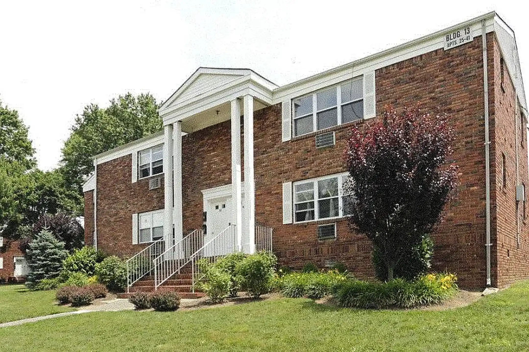 Taylor Gardens - East Brunswick, NJ 08816 | ApartmentGuide.com