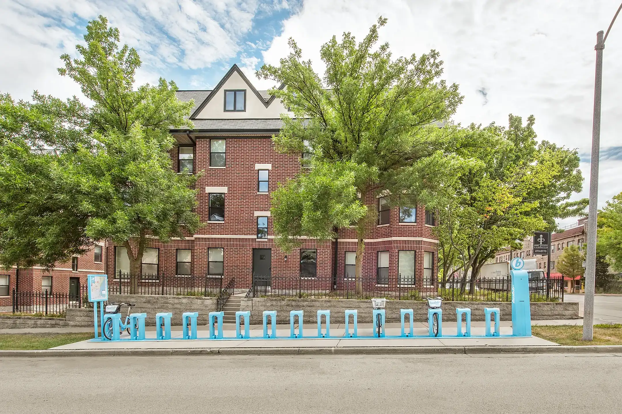 East Pointe Commons - Milwaukee, WI 53202 | ApartmentGuide.com