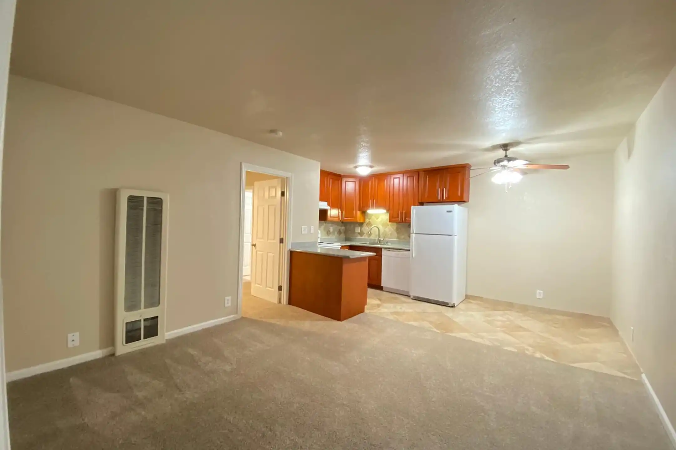 Almaden Plaza Apartments - San Jose, CA 95125 | ApartmentGuide.com