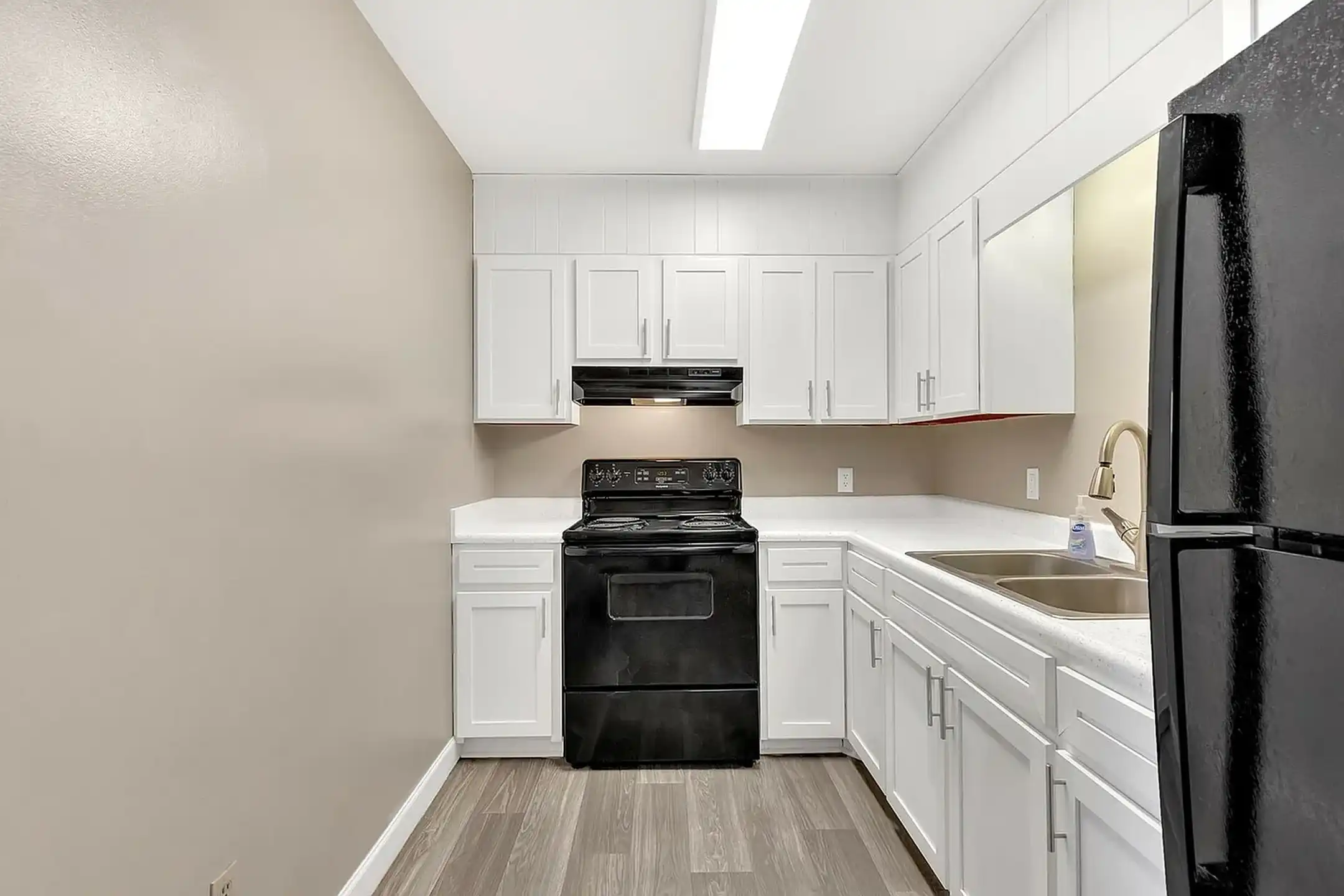 Bristol Square Apartments - Bristol, TN 37620 | ApartmentGuide.com