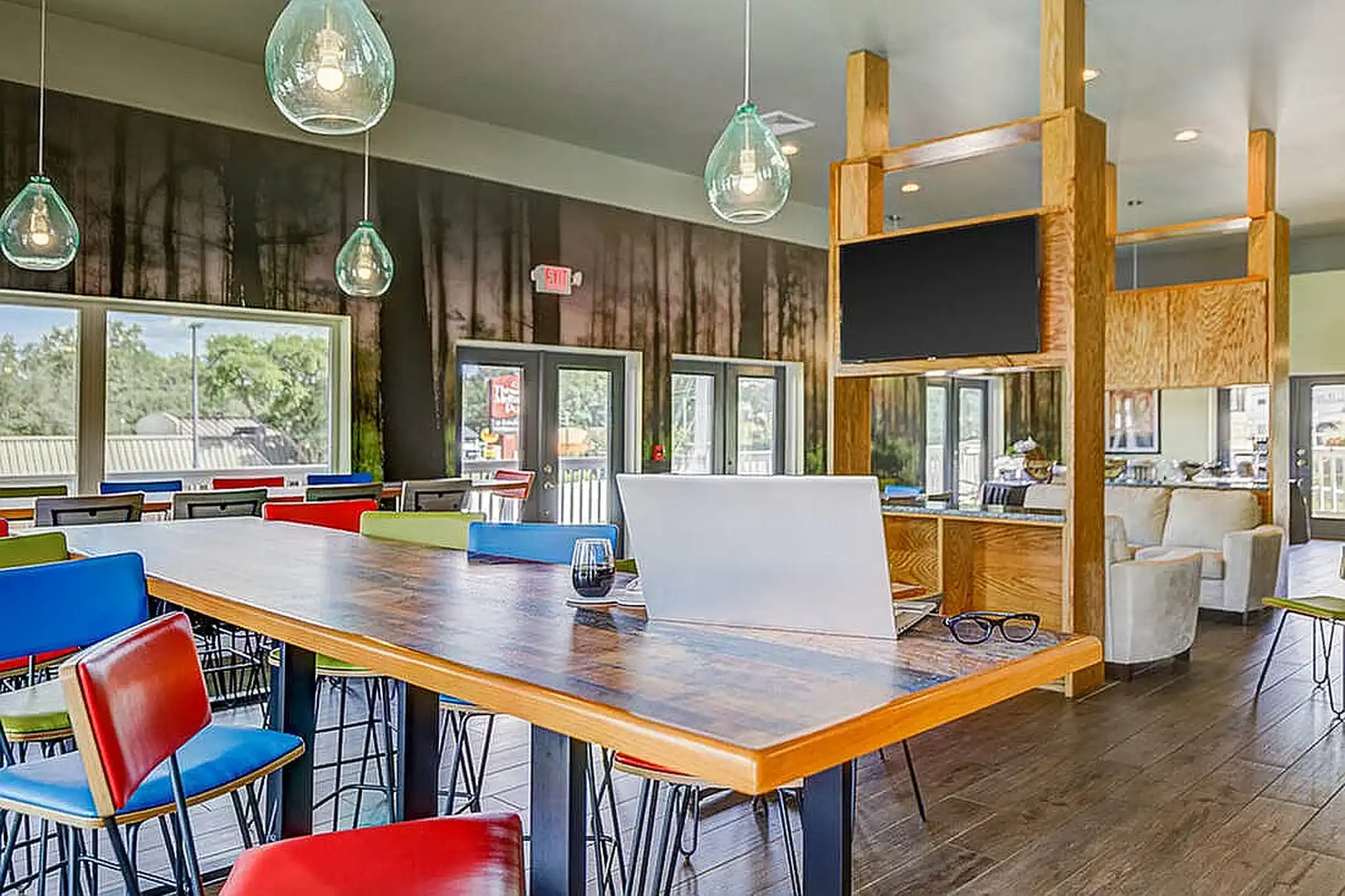Swan Luxury Studio Apartments - Tallahassee, FL 32303 | ApartmentGuide.com