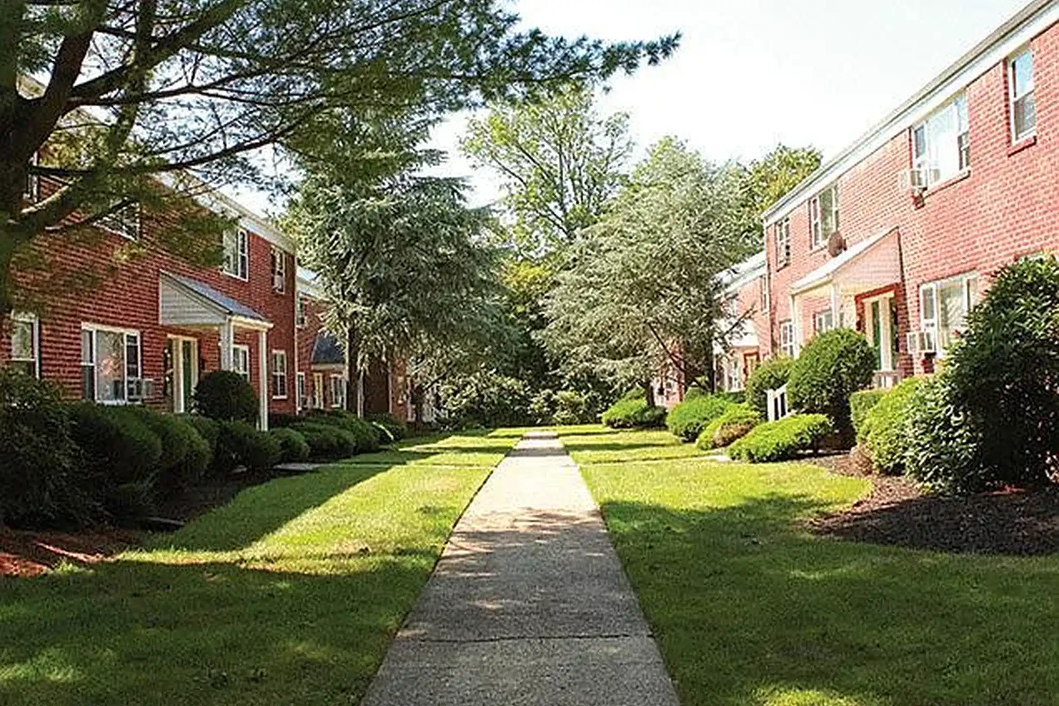 Woodbridge Apartments - Edison, NJ 08817 | ApartmentGuide.com