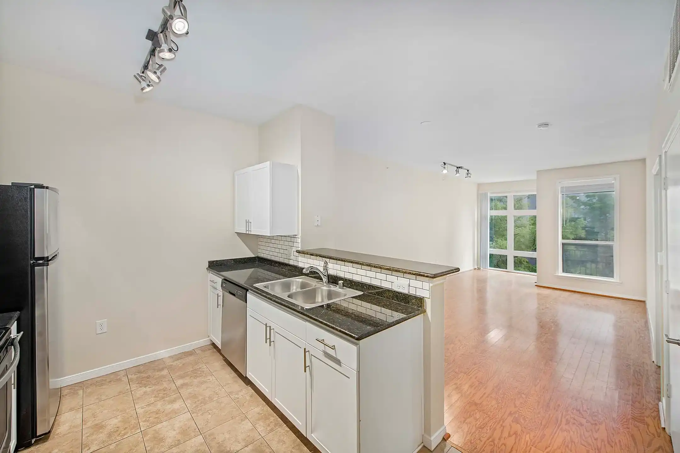 MAA Midtown Square - Houston, TX 77002 | ApartmentGuide.com