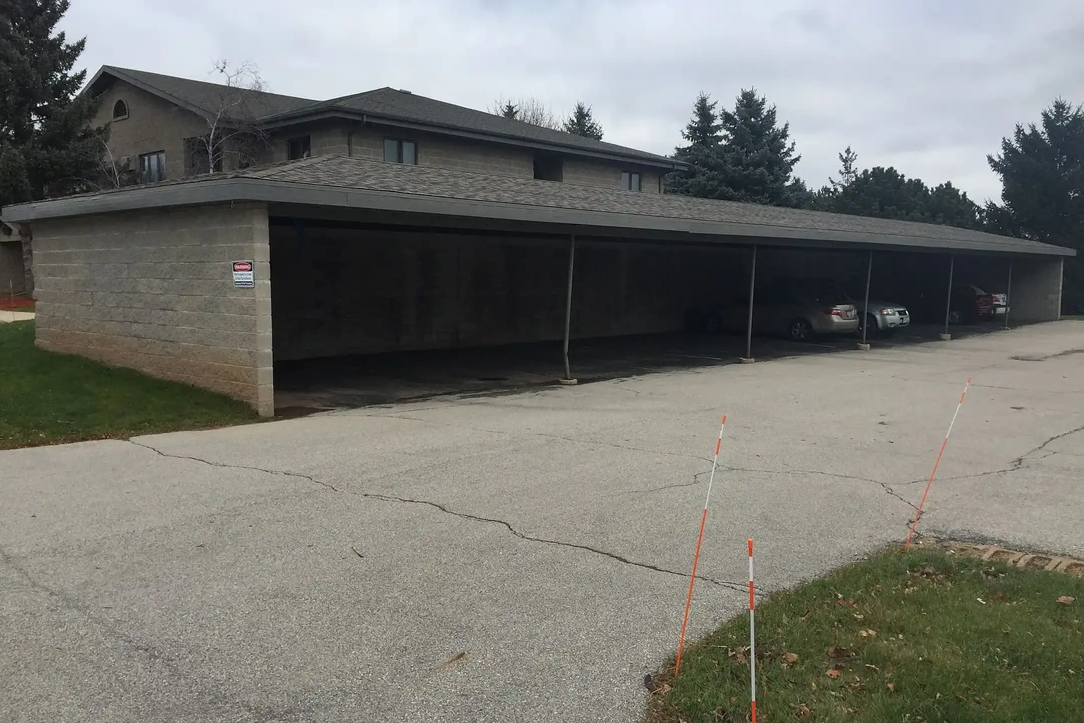 Village Park Apartments-Appleton - Appleton, WI 54911 | ApartmentGuide.com