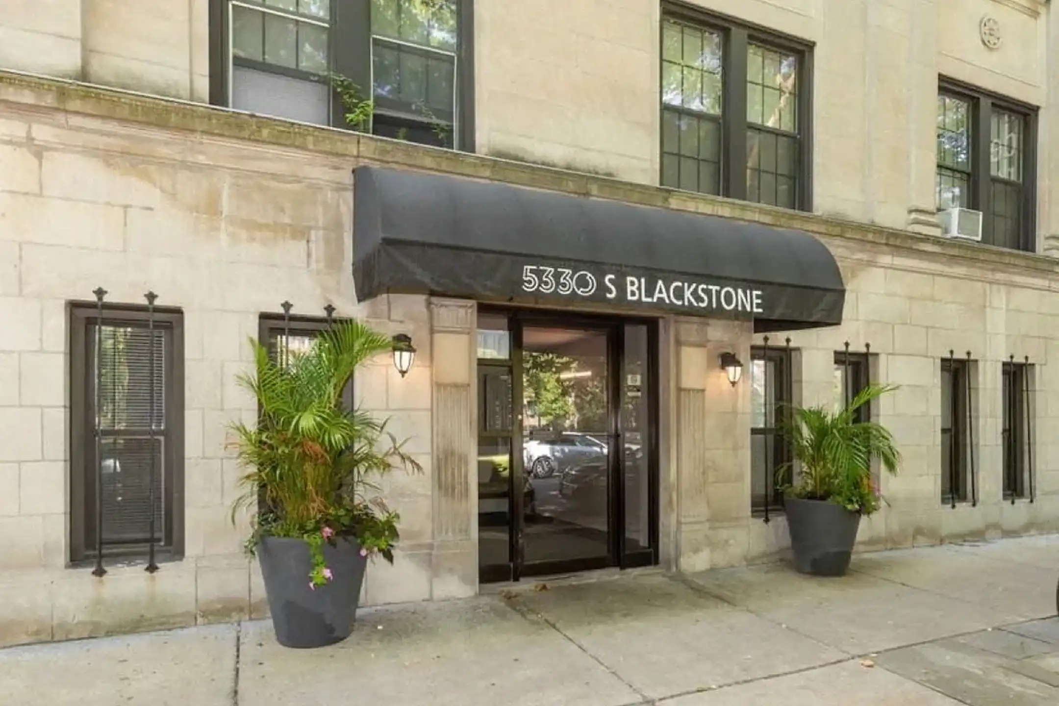 Ivy Dickens - Chicago, IL 60615 | ApartmentGuide.com