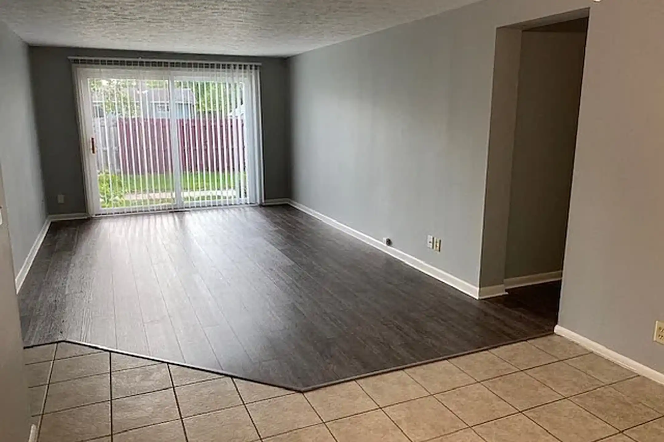 Olmsted Falls Village Apt - SPO Properties - Olmsted Falls, OH 44138 ...