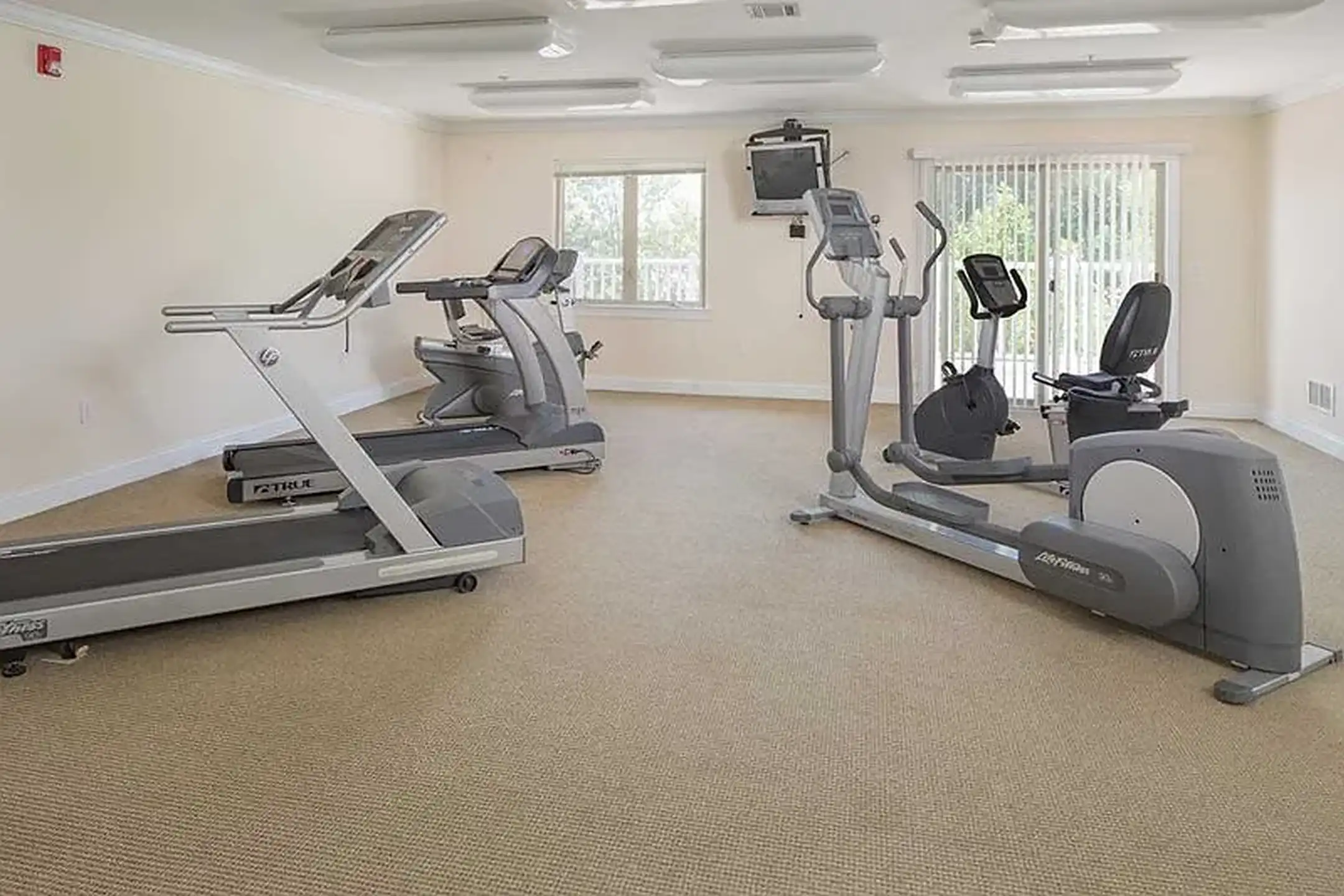 Spring Mill Manor - Springfield, NJ 07081 | ApartmentGuide.com